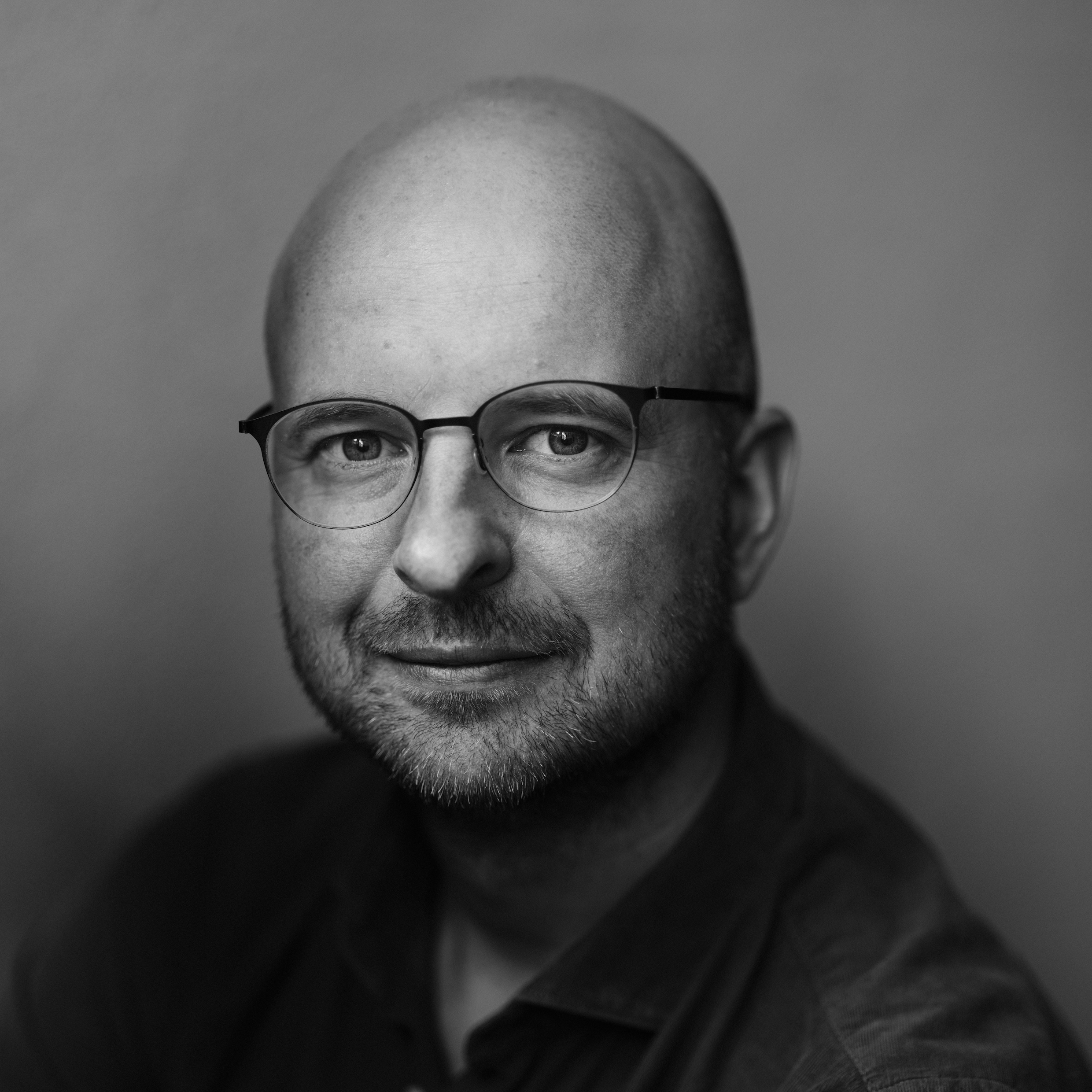 Oud-NOS-correspondent Tim de Wit: ‘De eerste tijd stond ik trillend als een rietje voor de ...