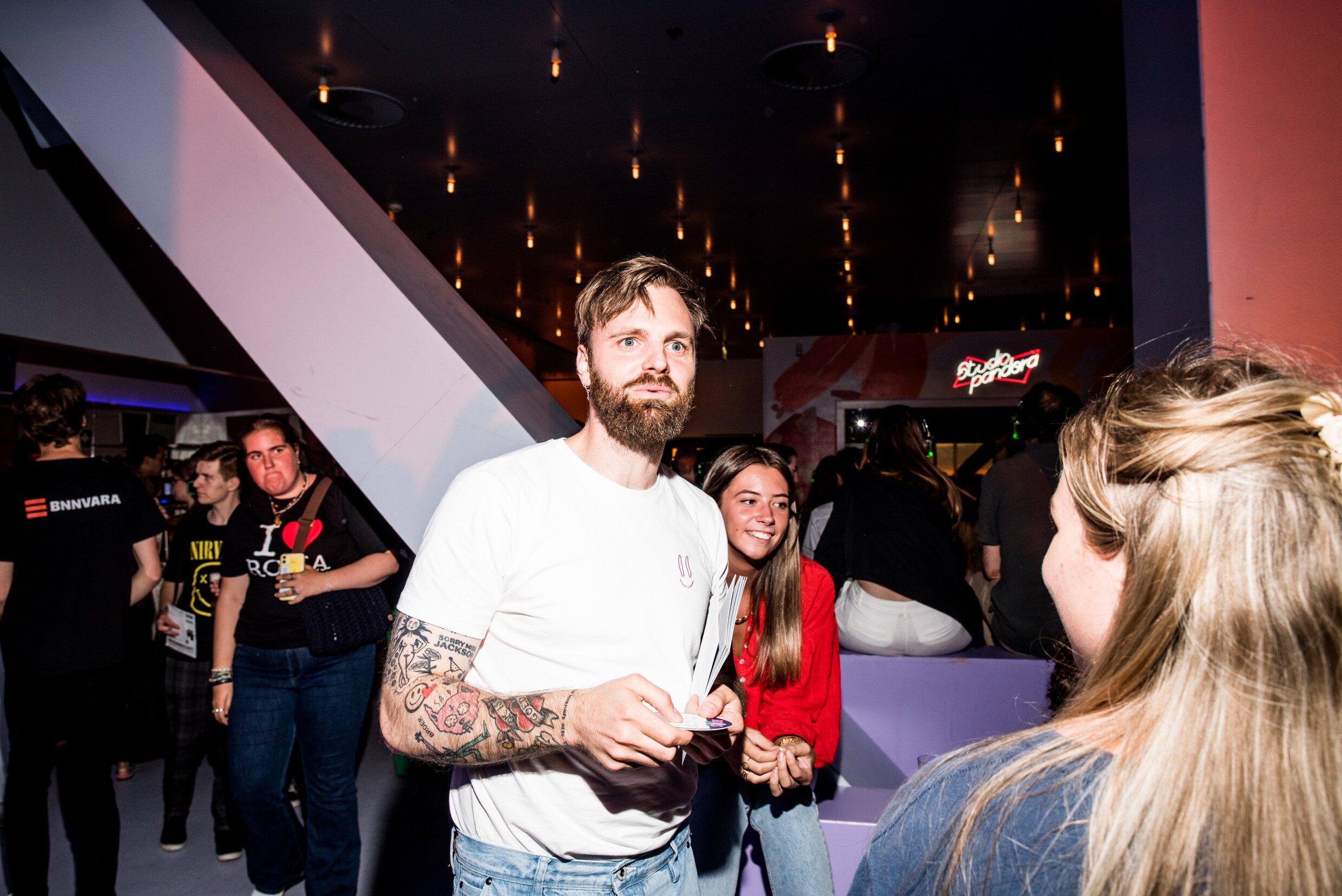 De makers van ‘Boos’ gaan het theater in: ‘Je kunt wél iets bereiken ...