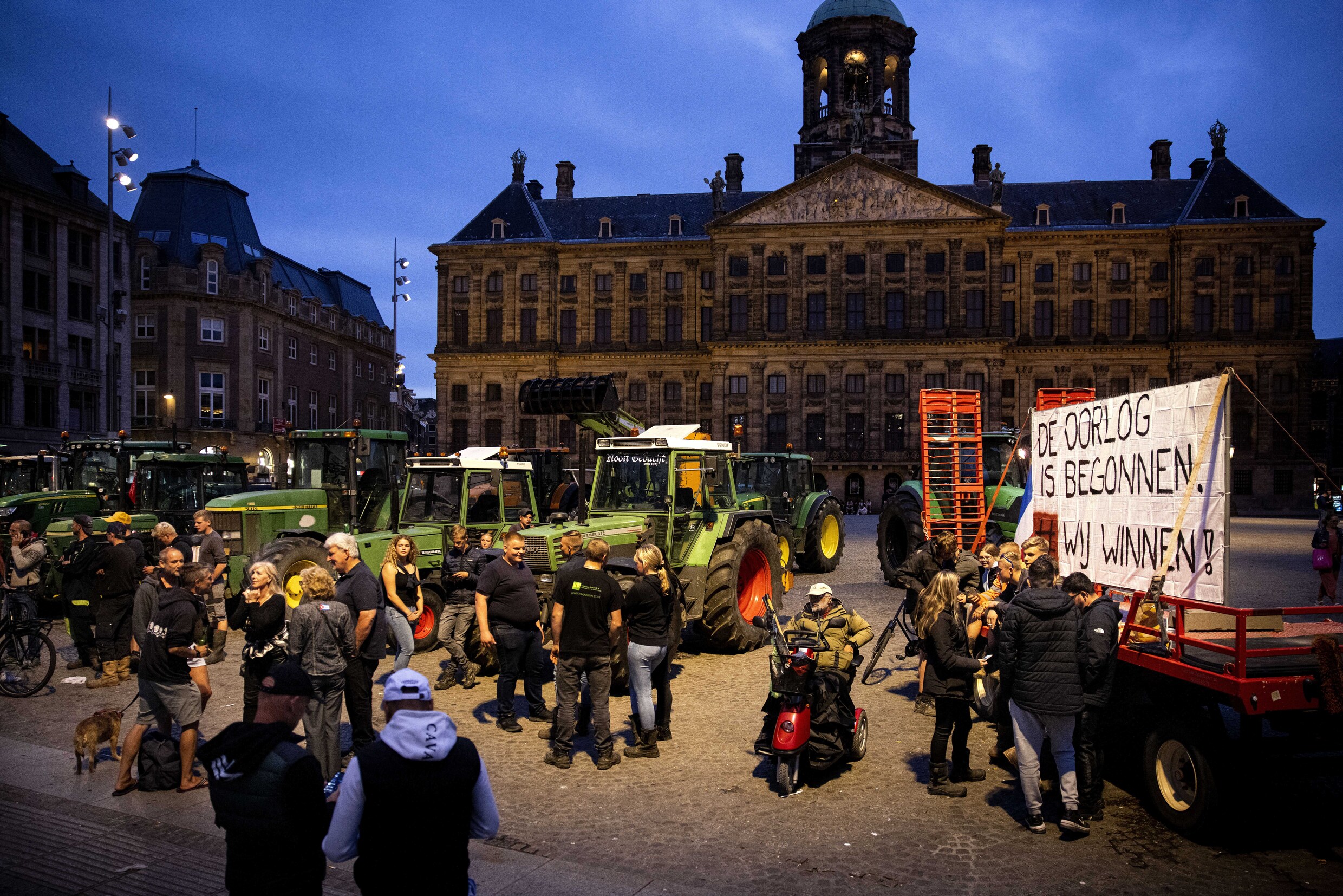 Drie mannen verdacht van poging tot doodslag worden vrijgelaten ...