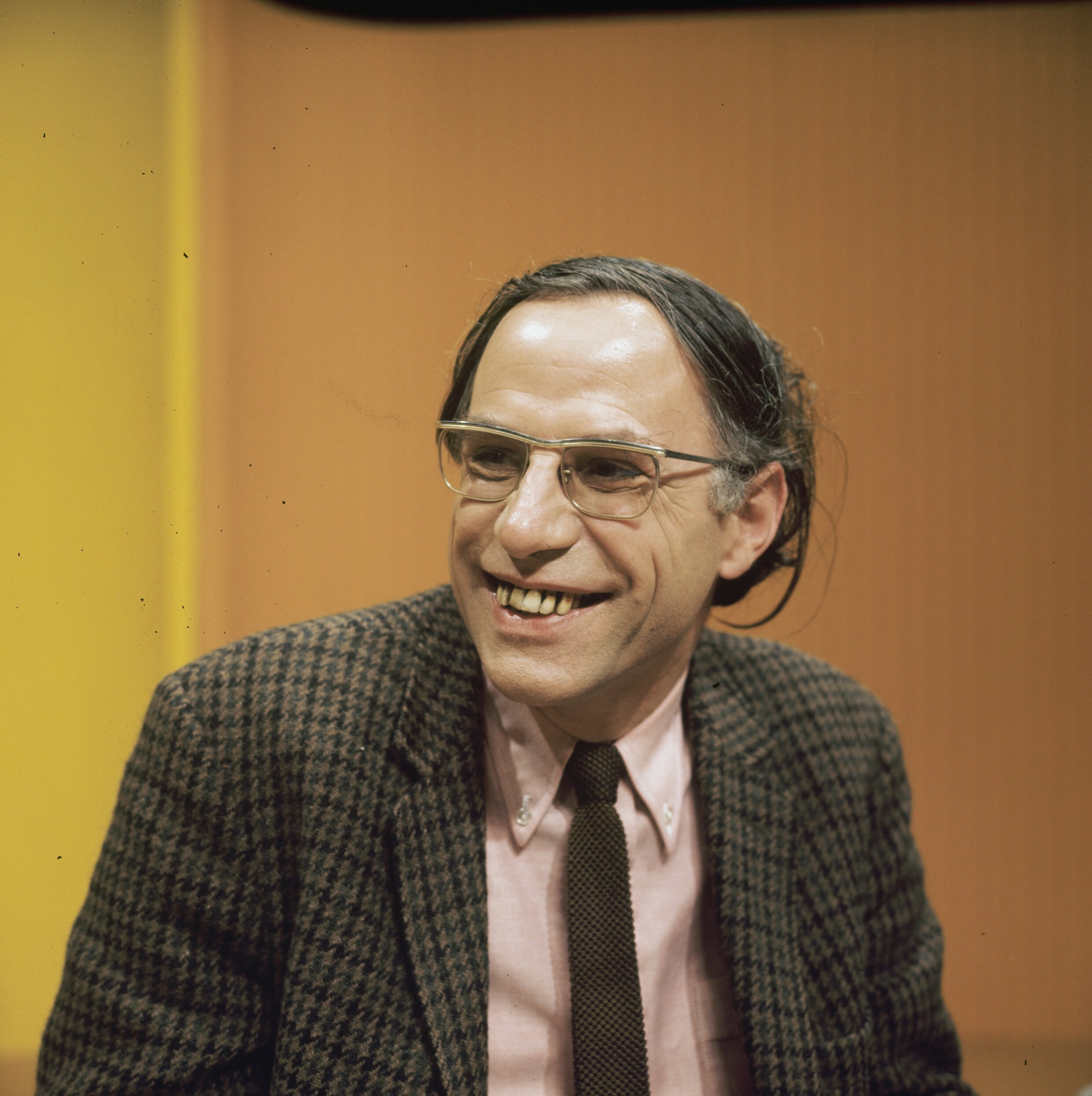 De krant moet krimpen en de literatuurrecensies zijn de pineut | de ...