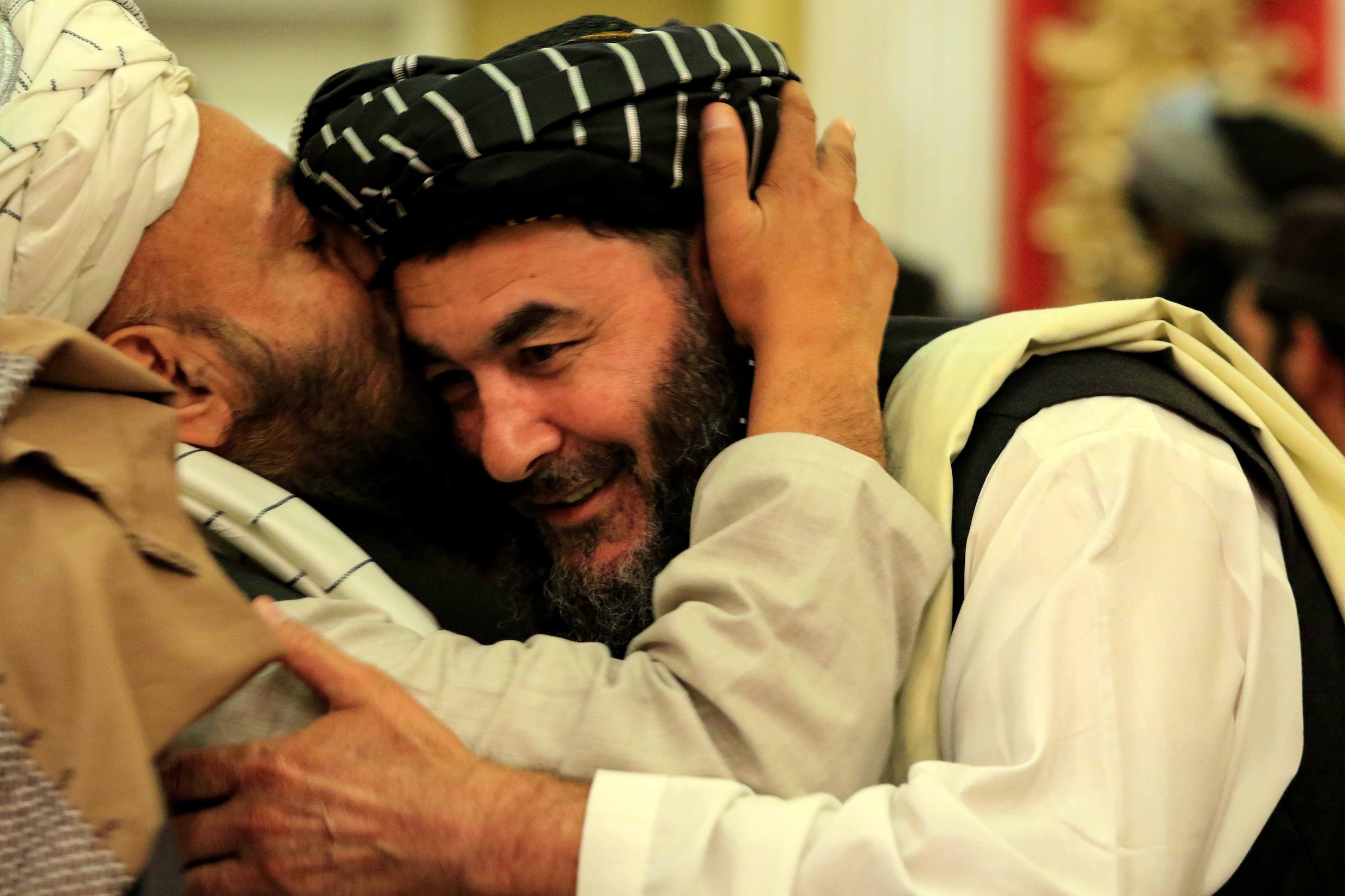 Voor het eerst sinds de machtsovername in Afghanistan ruilen de Taliban ...