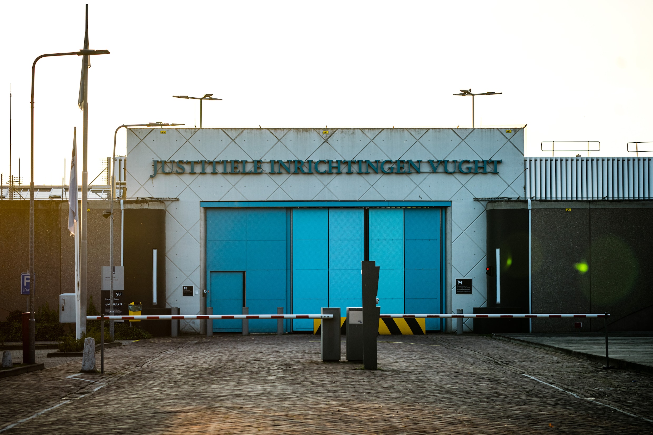 Vughtse gevangenis voor zware criminelen krijgt eigen rechtszaal | de ...