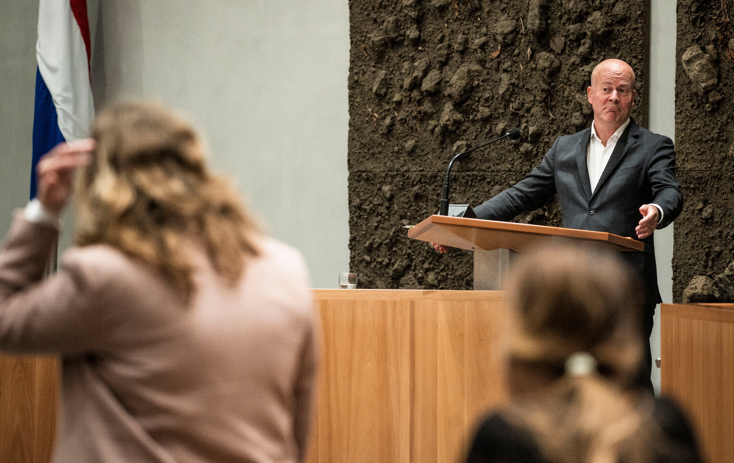 CDA-Kamerlid Raymond Knops maakt termijn niet af en wordt defensielobbyist | de Volkskrant