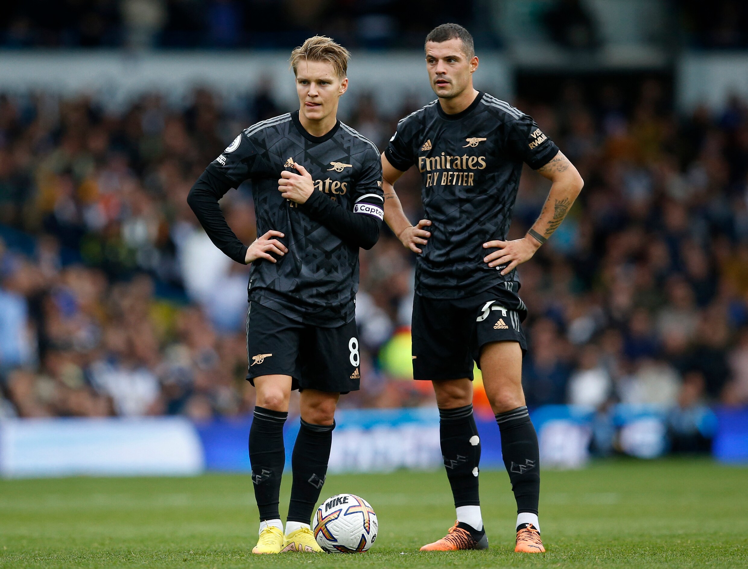 Het vernieuwde Arsenal lijkt beter dan ooit, PSV begint aan een bijna ...