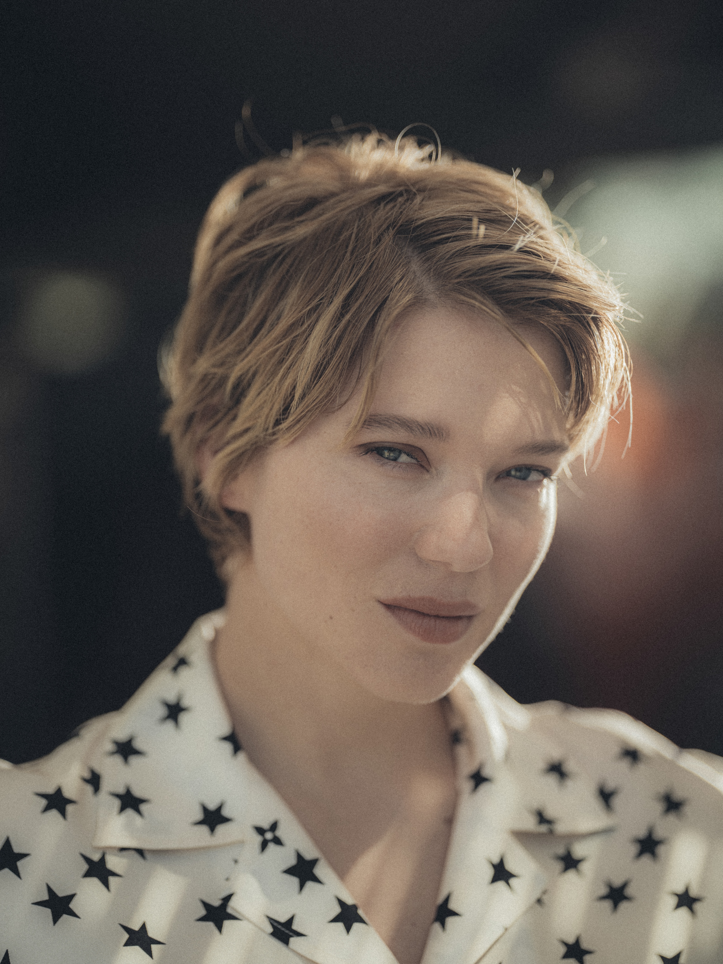 Léa Seydoux is blij dat ze acteert: ‘Ik heb een beetje fictie nodig in ...