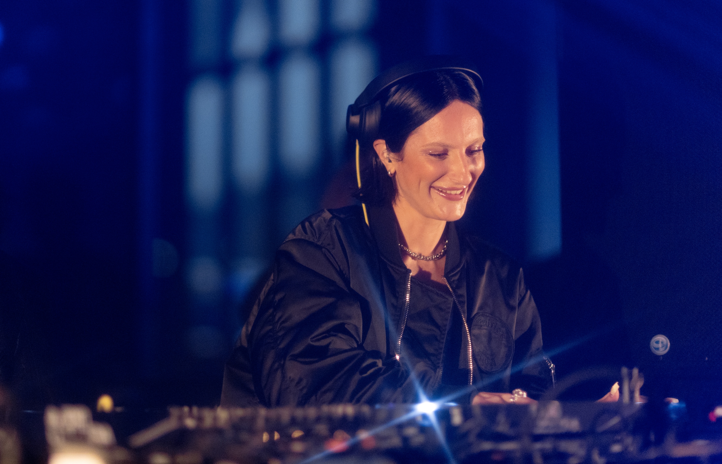 ADE liet op menig adres het servies weer juichend uit de keukenkastjes ...