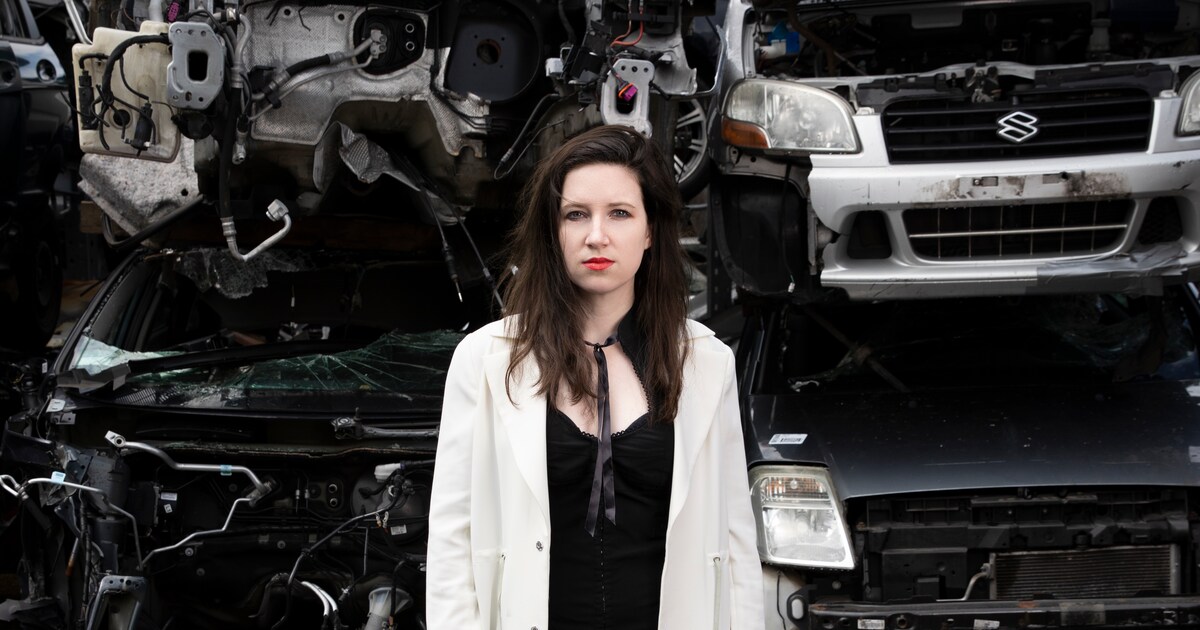 Knap hoe Lotte Velvet in haar debuut ‘Ondergrond’ van gebaande ...