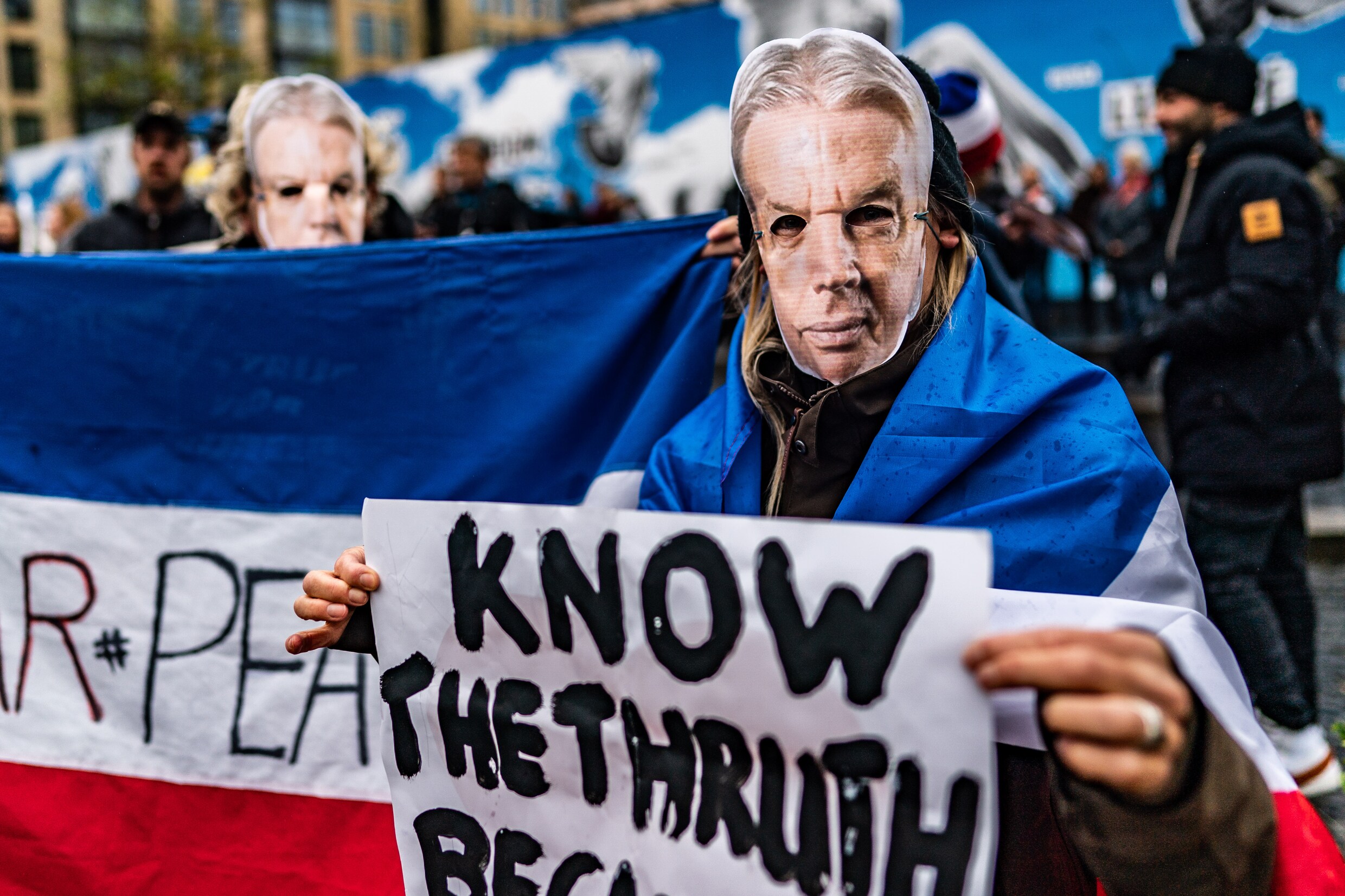 ‘Verbod op bewegingen, omroepen of politieke partijen herstelt ...