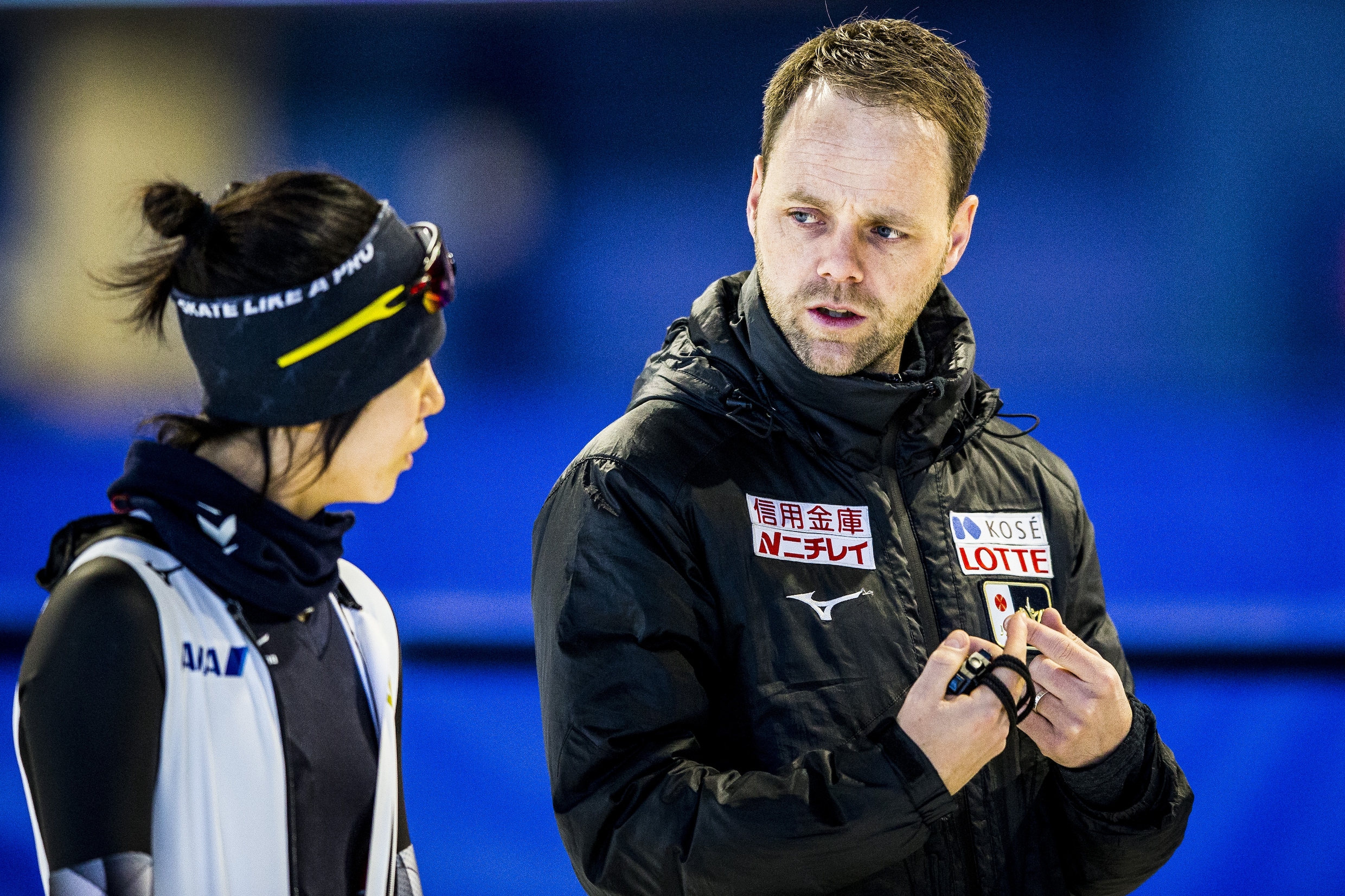 Kleine schaatsploeg met ambities: Japanse vedette Miho Takagi en Johan ...