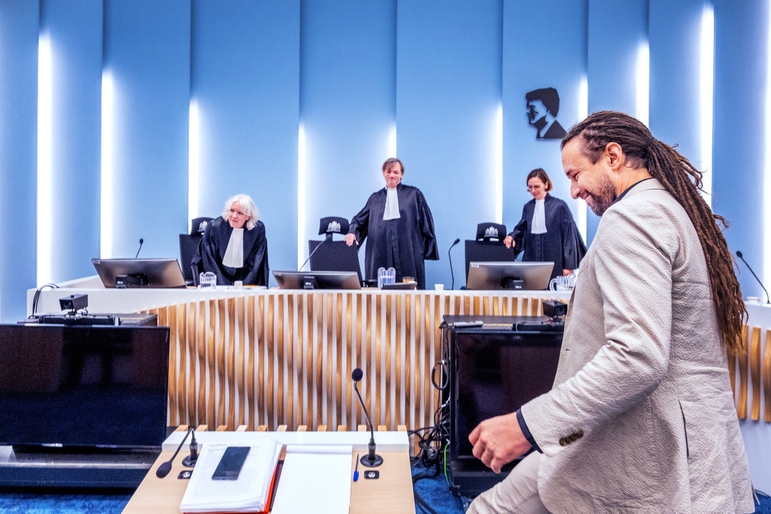 Wat fijn dat wij in Nederland leven. Nu nog Willem Engel daarvan ...