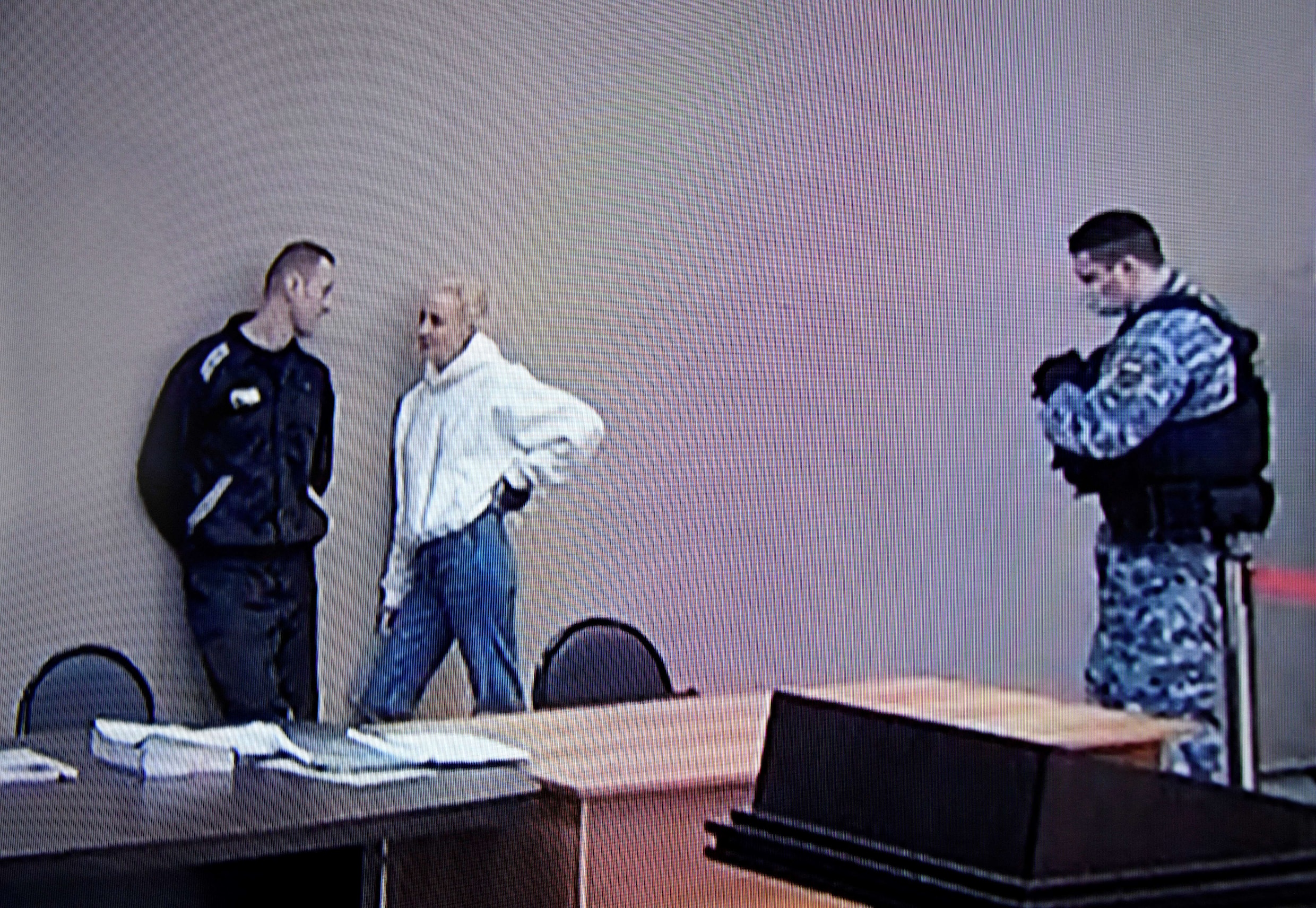 Navalny viel 8 kilo af door 15 dagen in isoleercel: ‘Ik kreeg geen eten ...