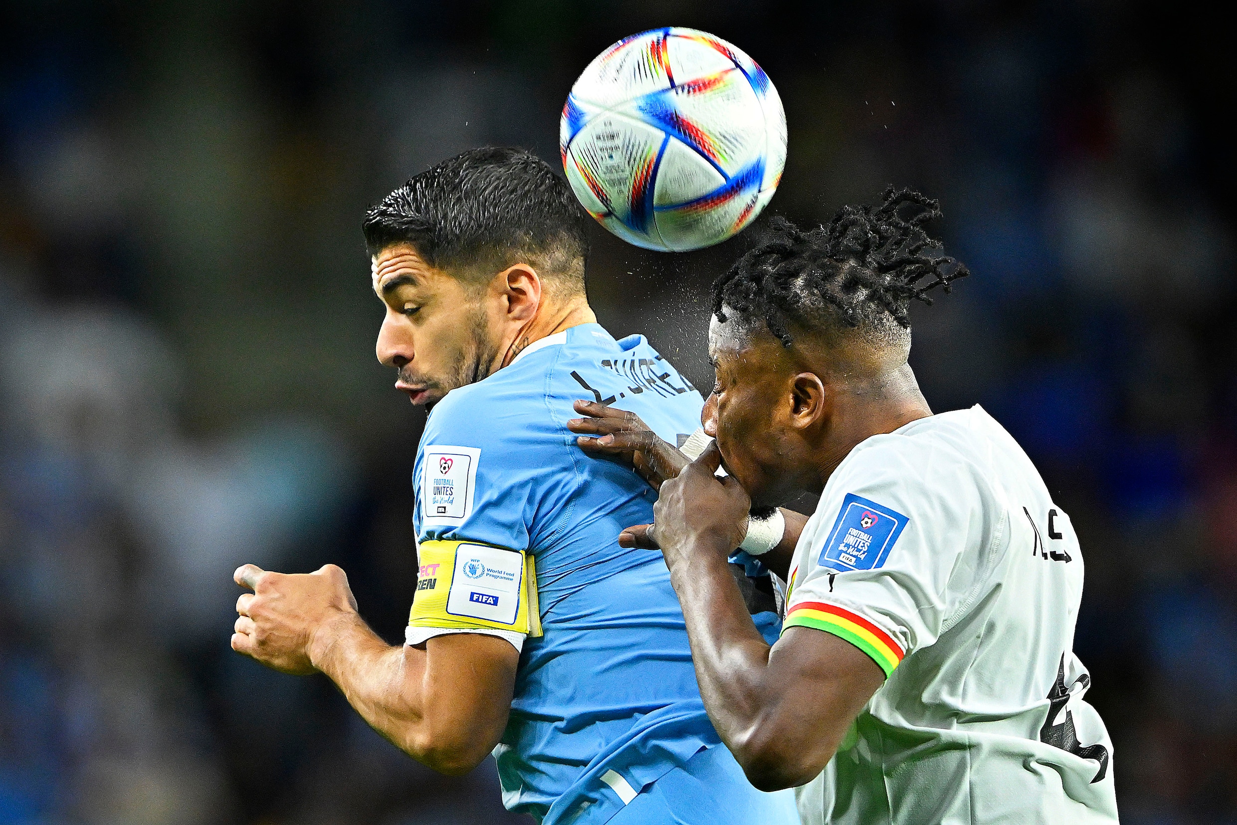 Luis Suárez lacht, Luis Suárez huilt; bittere tranen na uitschakeling ...