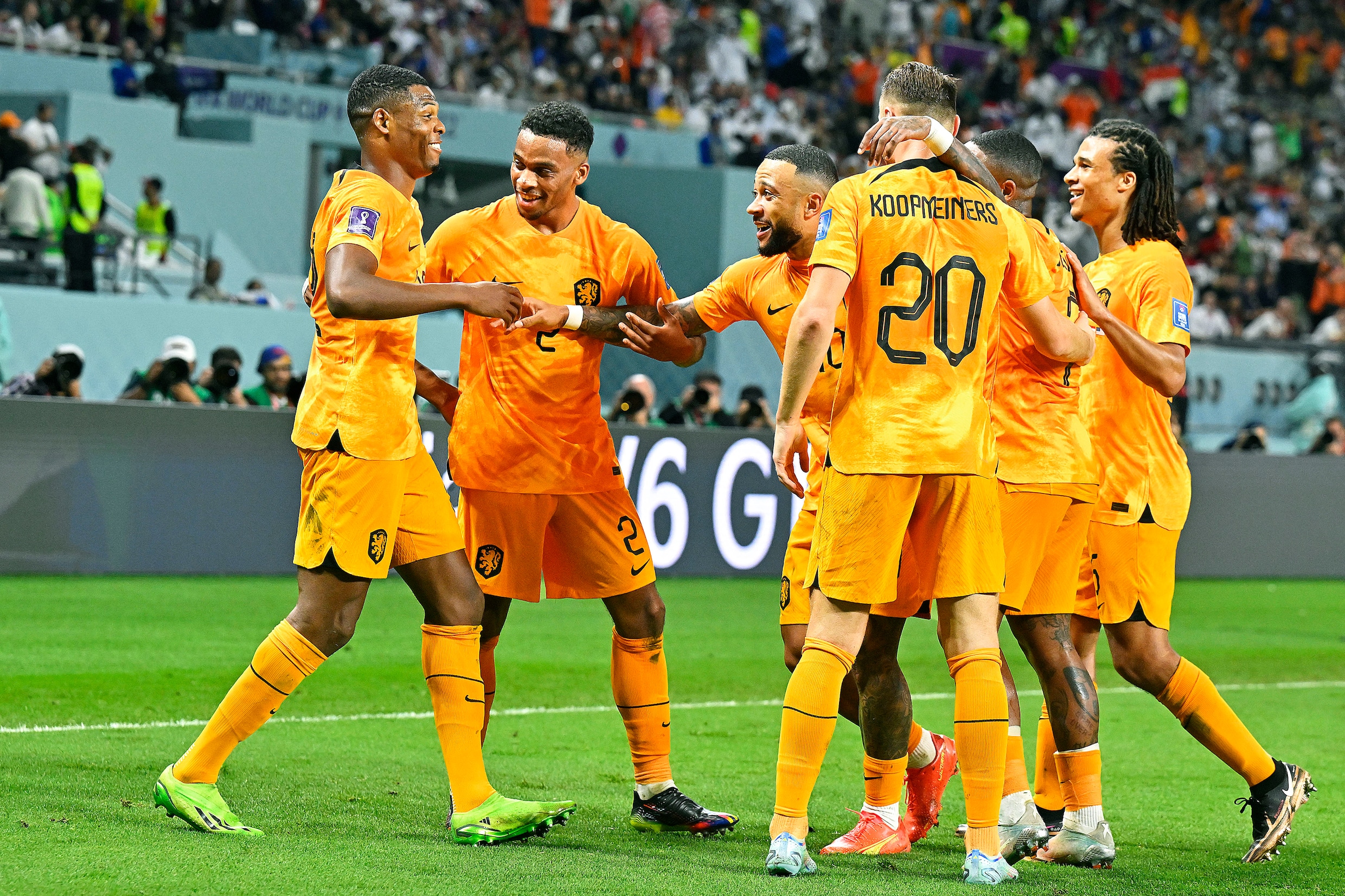 Uitblinker Denzel Dumfries: ‘Mentale begeleiding is een onderbelicht aspect, voor mij was het ...