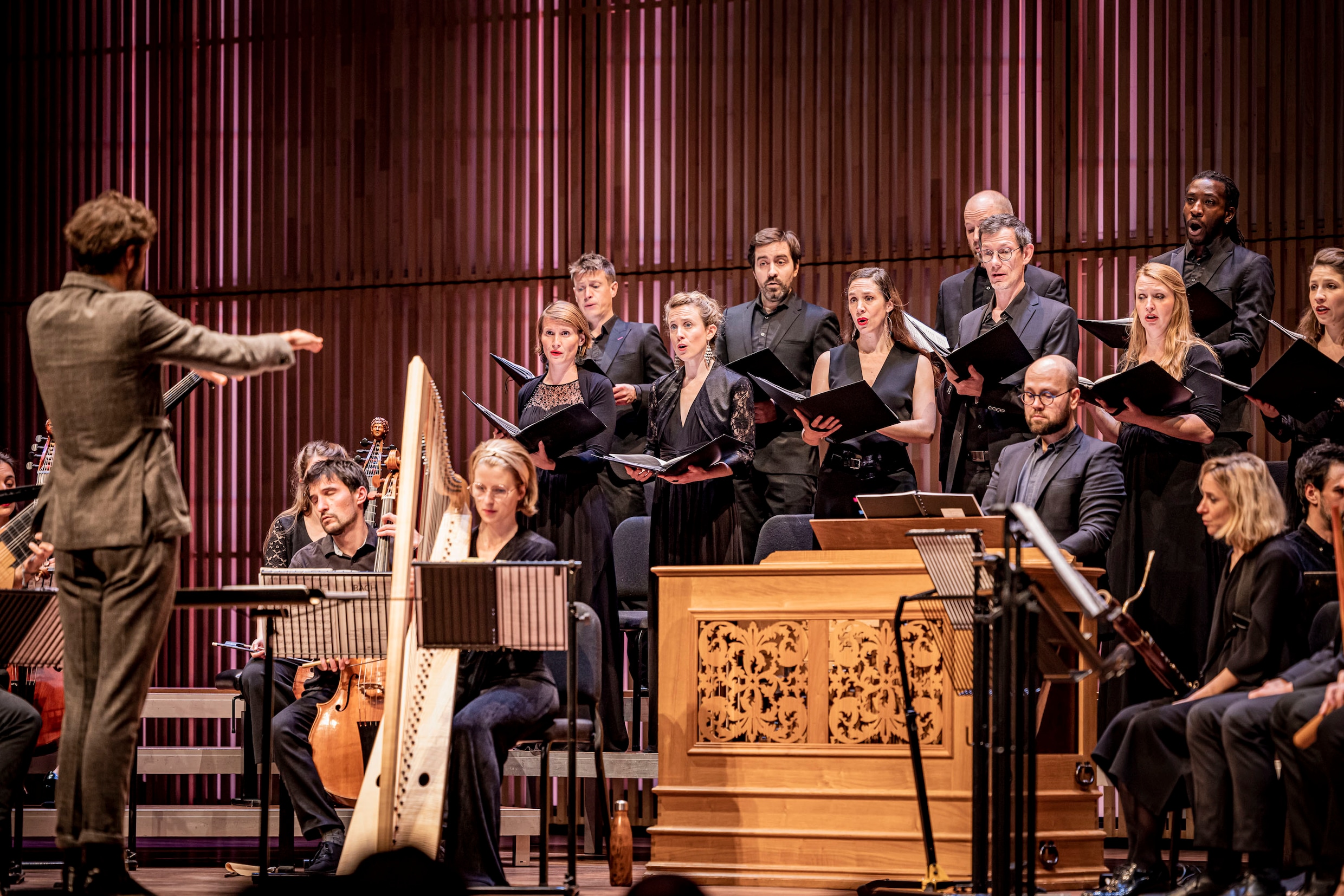 De solisten van ensemble Pygmalion zijn voortreffelijk en gaan soepel ...
