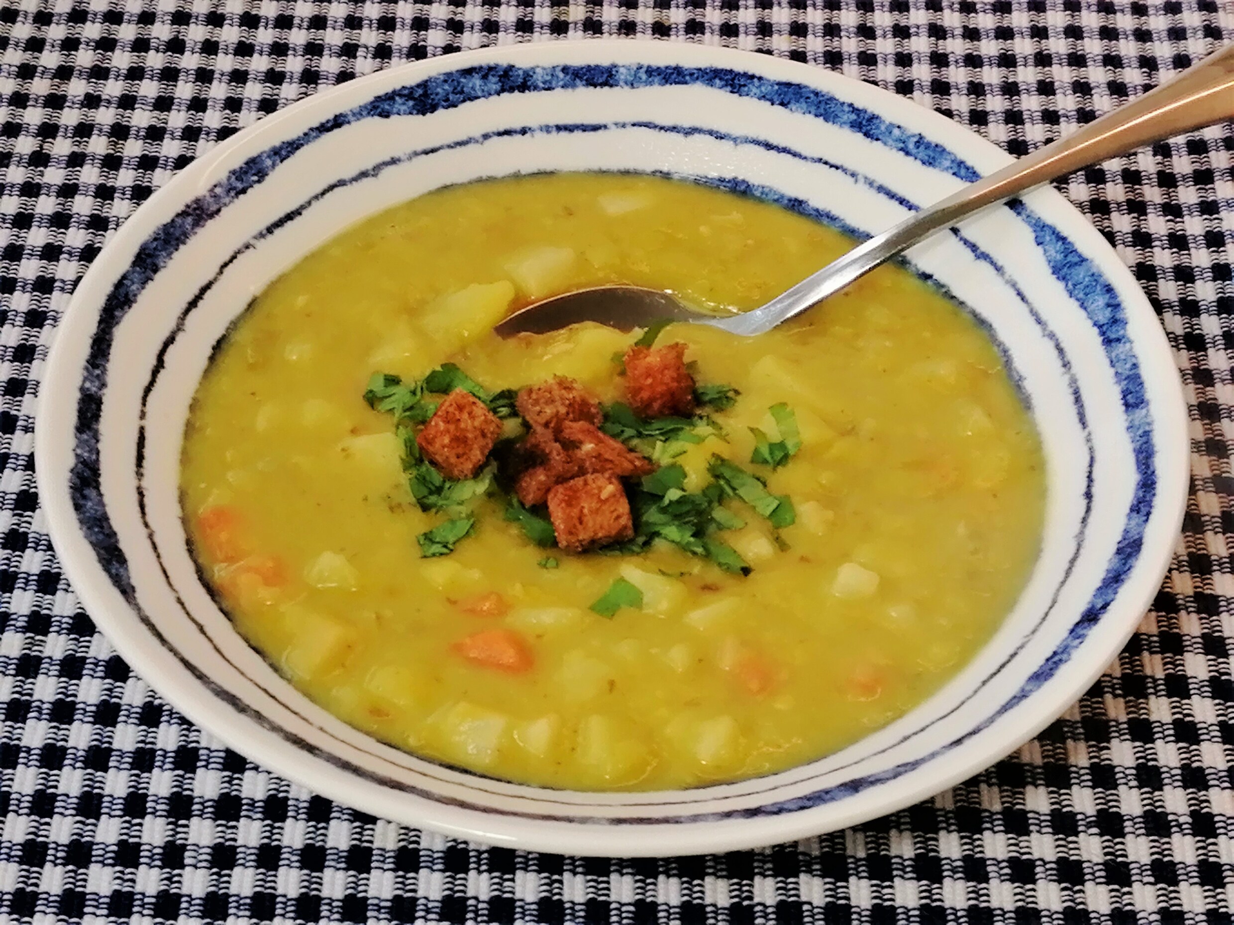 De Volkskeuken: ouderwetse erwtensoep, maar dan vegan | de Volkskrant