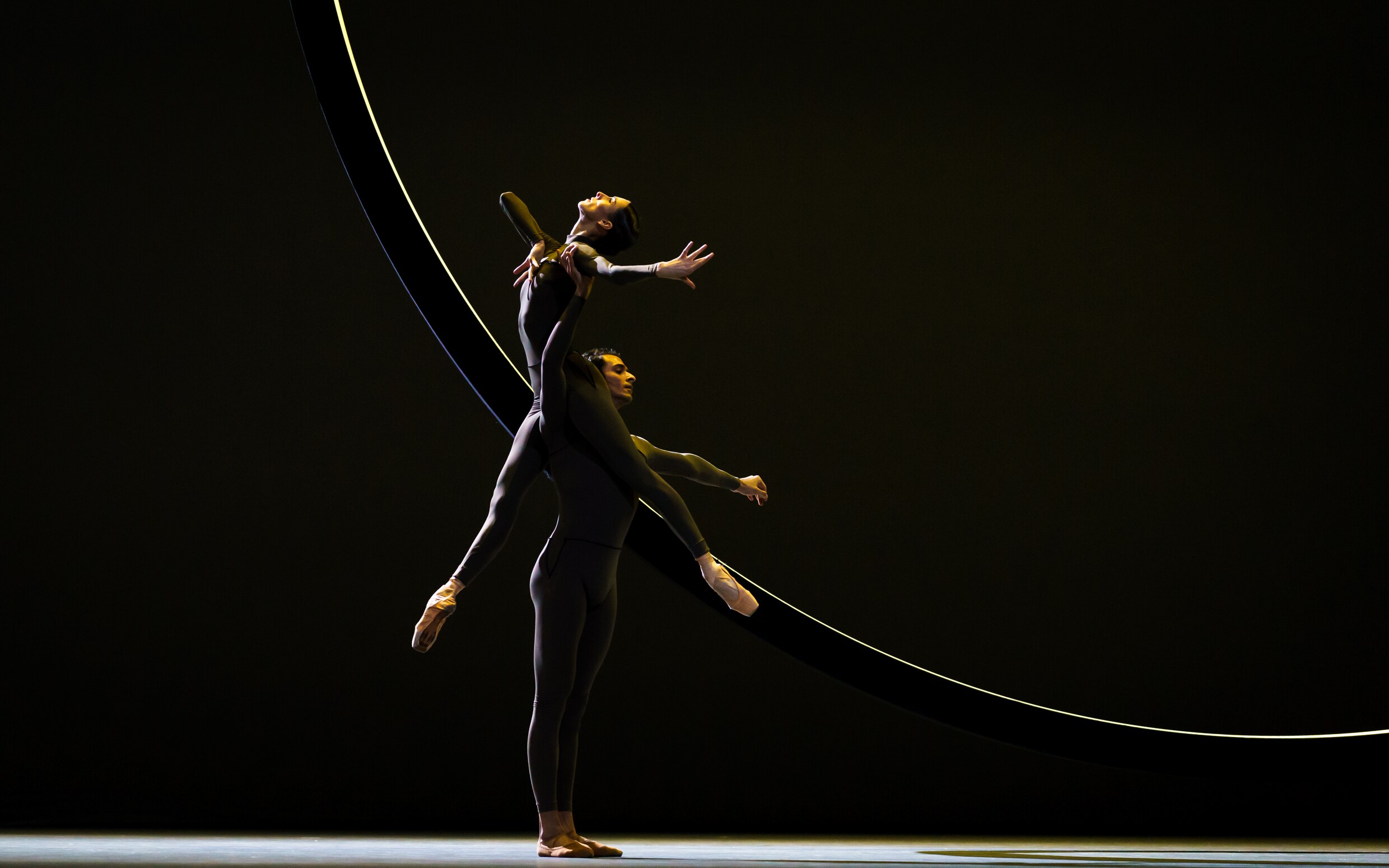 David Dawson laat Het Nationale Ballet zachtmoedig bewegen op ...