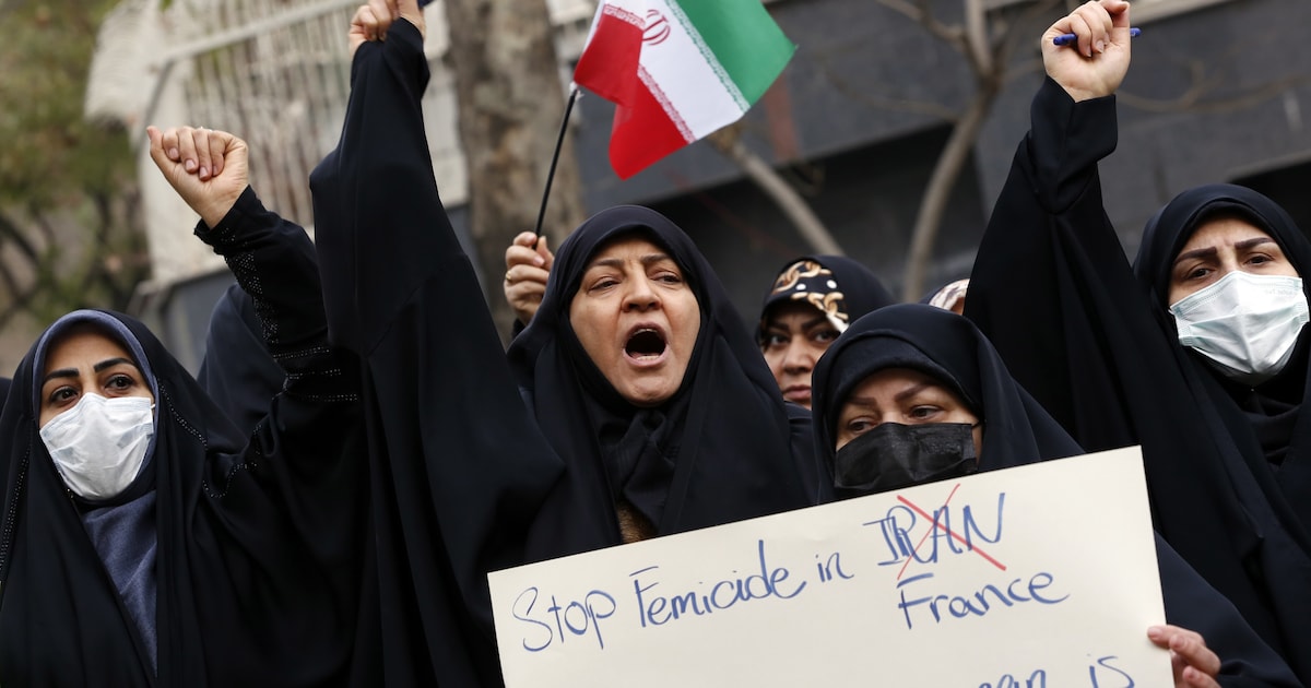 Deze foto van een demonstratie in Iran mag wél de wijde wereld in | de ...