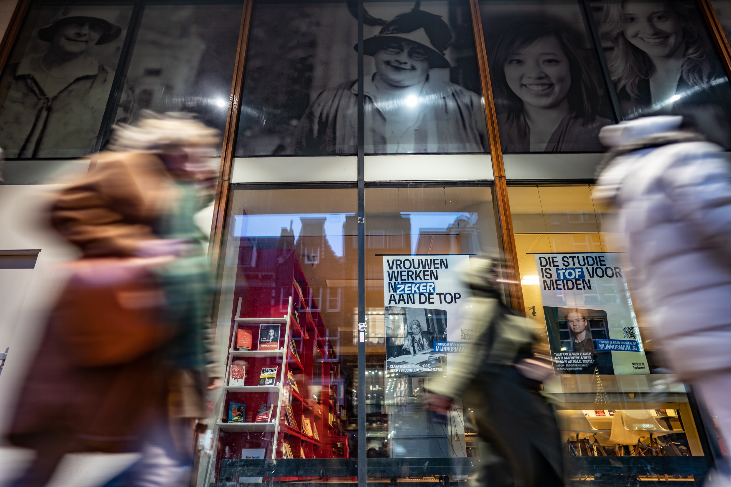 Directeur van kennisinstituut voor emancipatie ontslagen wegens ...