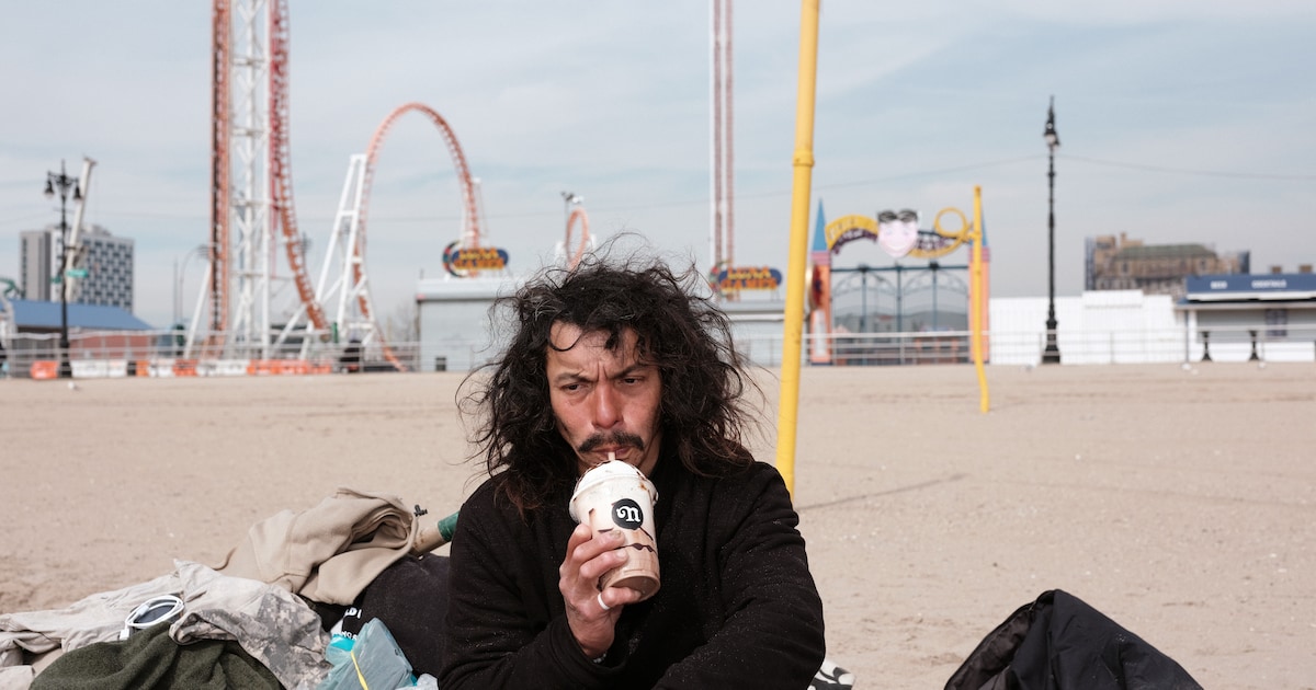 Hoe Aseed het overleeft op het strand bij Coney Island, weet niemand ...