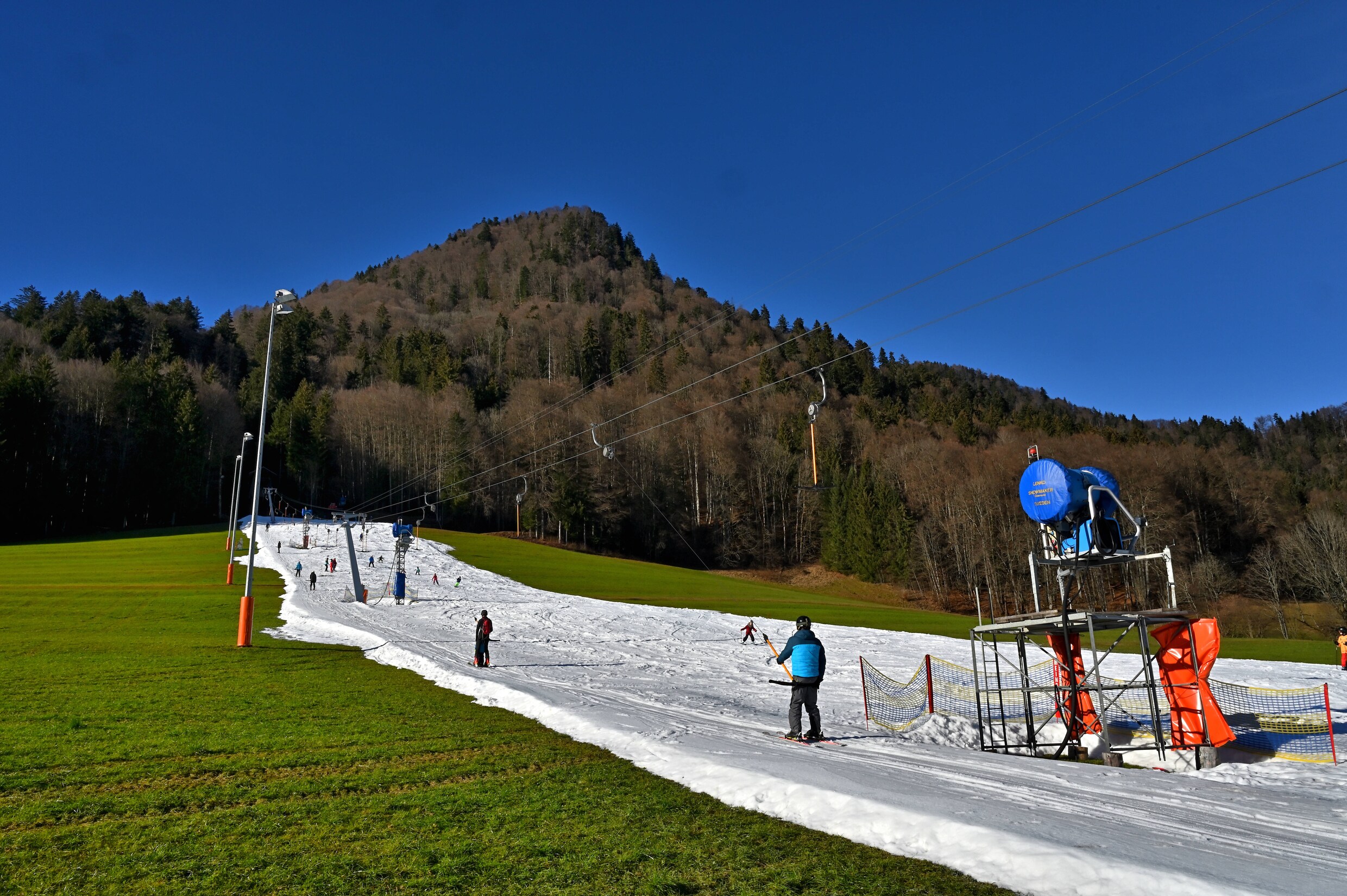 Minder sneeuw in de Alpen leidt tot meer ski-ongelukken | de Volkskrant