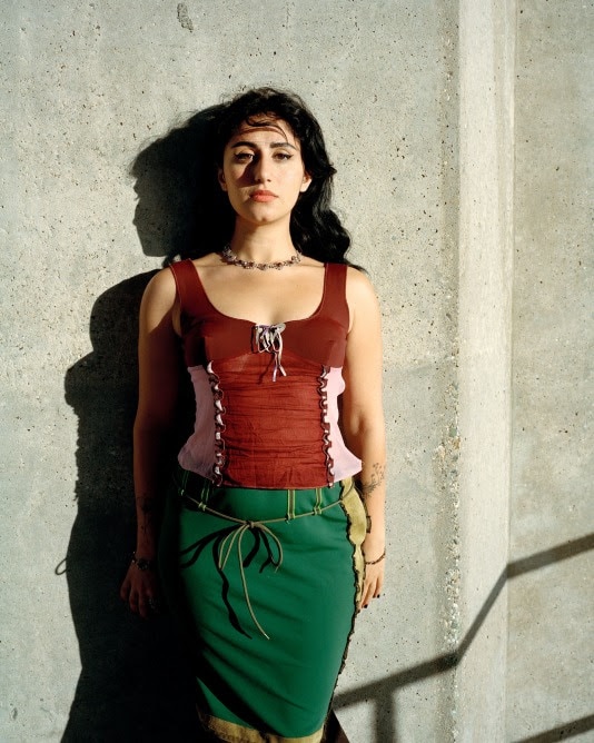 De beste muziek van de week is van zangeres Naaz die ineens weer terug ...