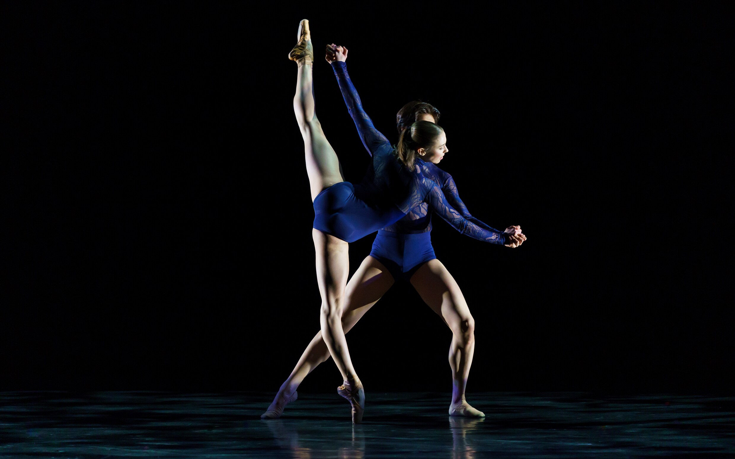 Recensie: Danser Luca Abdel-Nour steelt de show in 'Ballet Bubbles ...