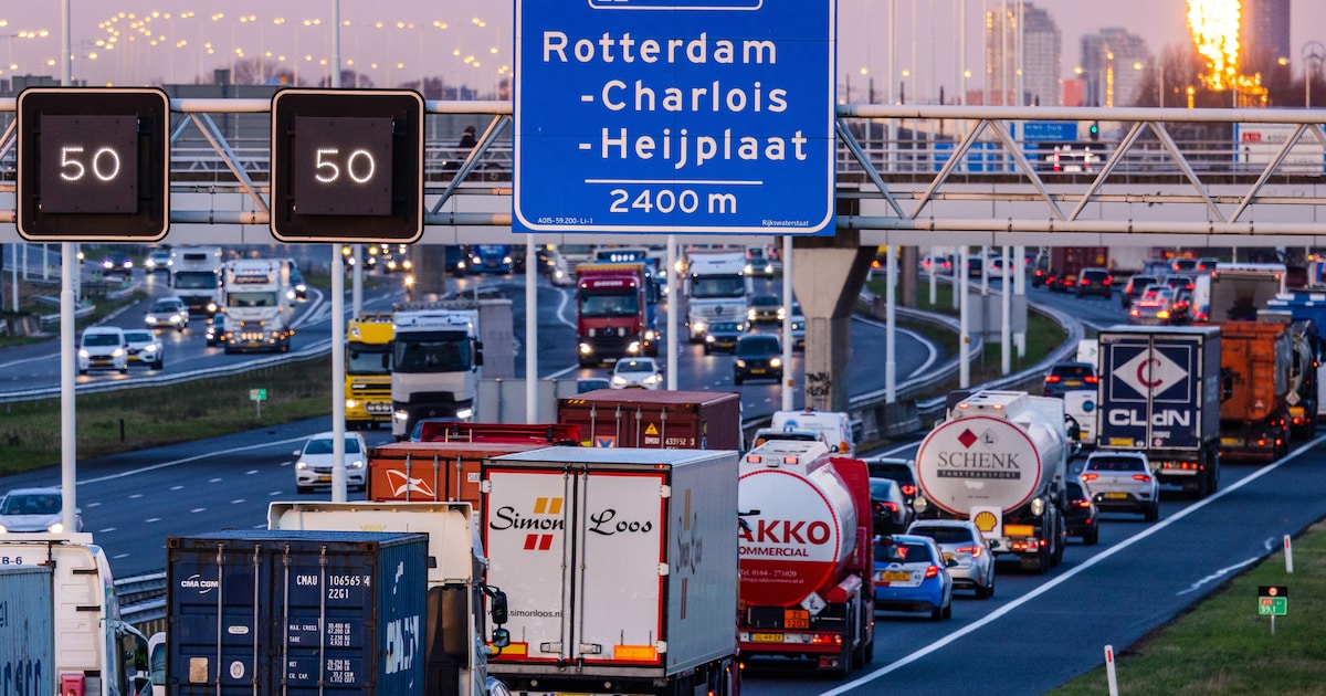 Rotterdam is de stad met de langste files van Nederland, blijkt uit ...