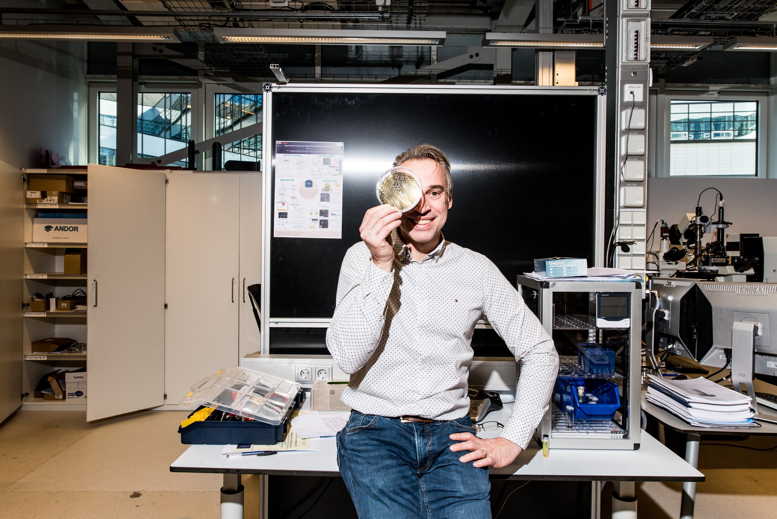 Een eerste stap naar computers die meer als het menselijke brein werken ...