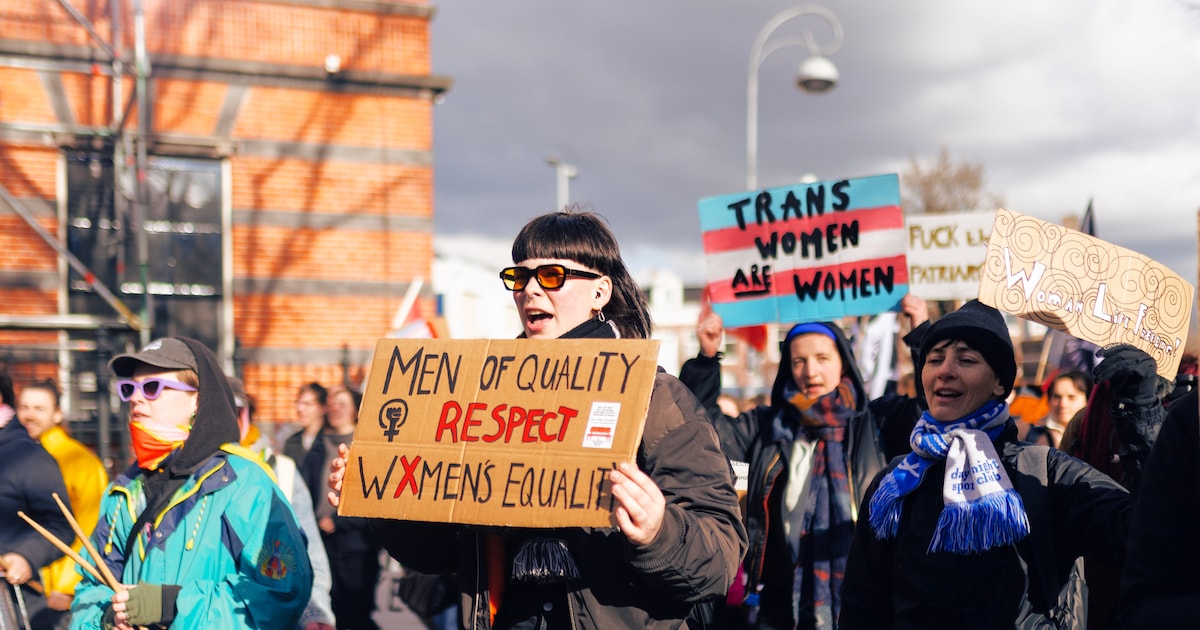 Feminisme en ander activisme versmelten in jaarlijkse vrouwenmars ...