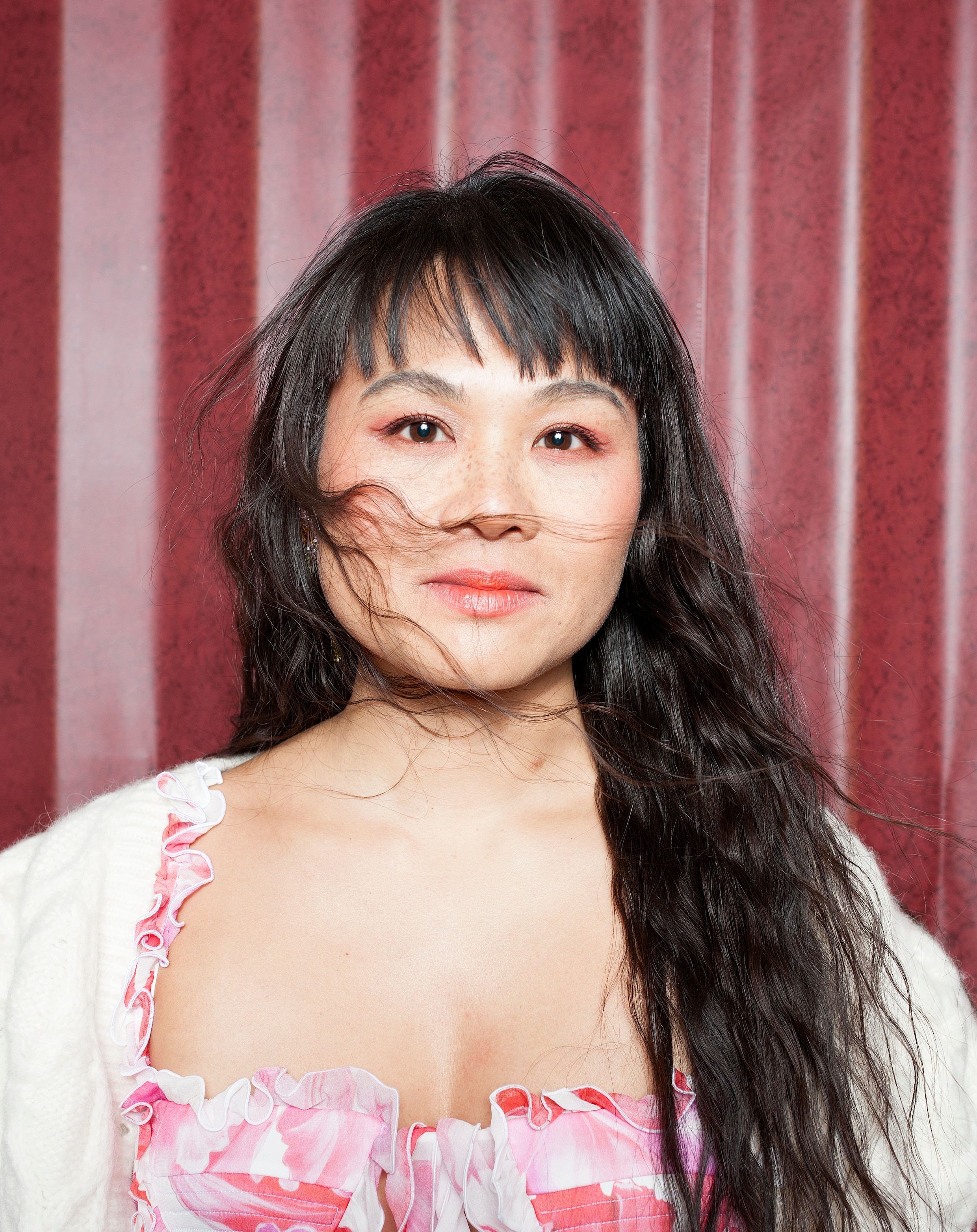 Actrice en schrijver Nhung Dam: ‘Aandacht besteden aan gevoelens werd bij ons thuis als een vorm ...