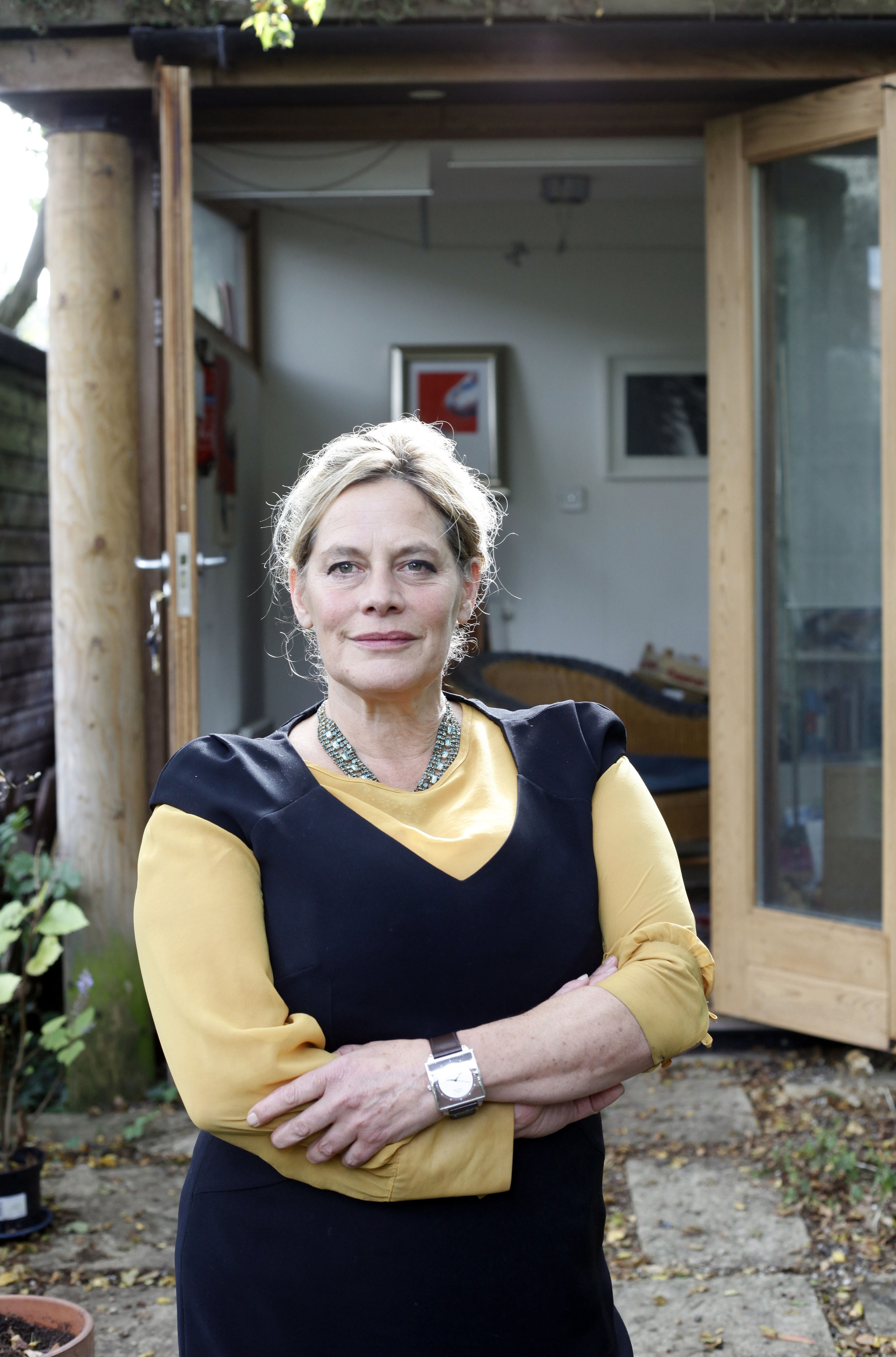 Deborah Levy schreef een succesvolle trilogie over een vrouw die erg op haar lijkt: ‘Schrijven ...