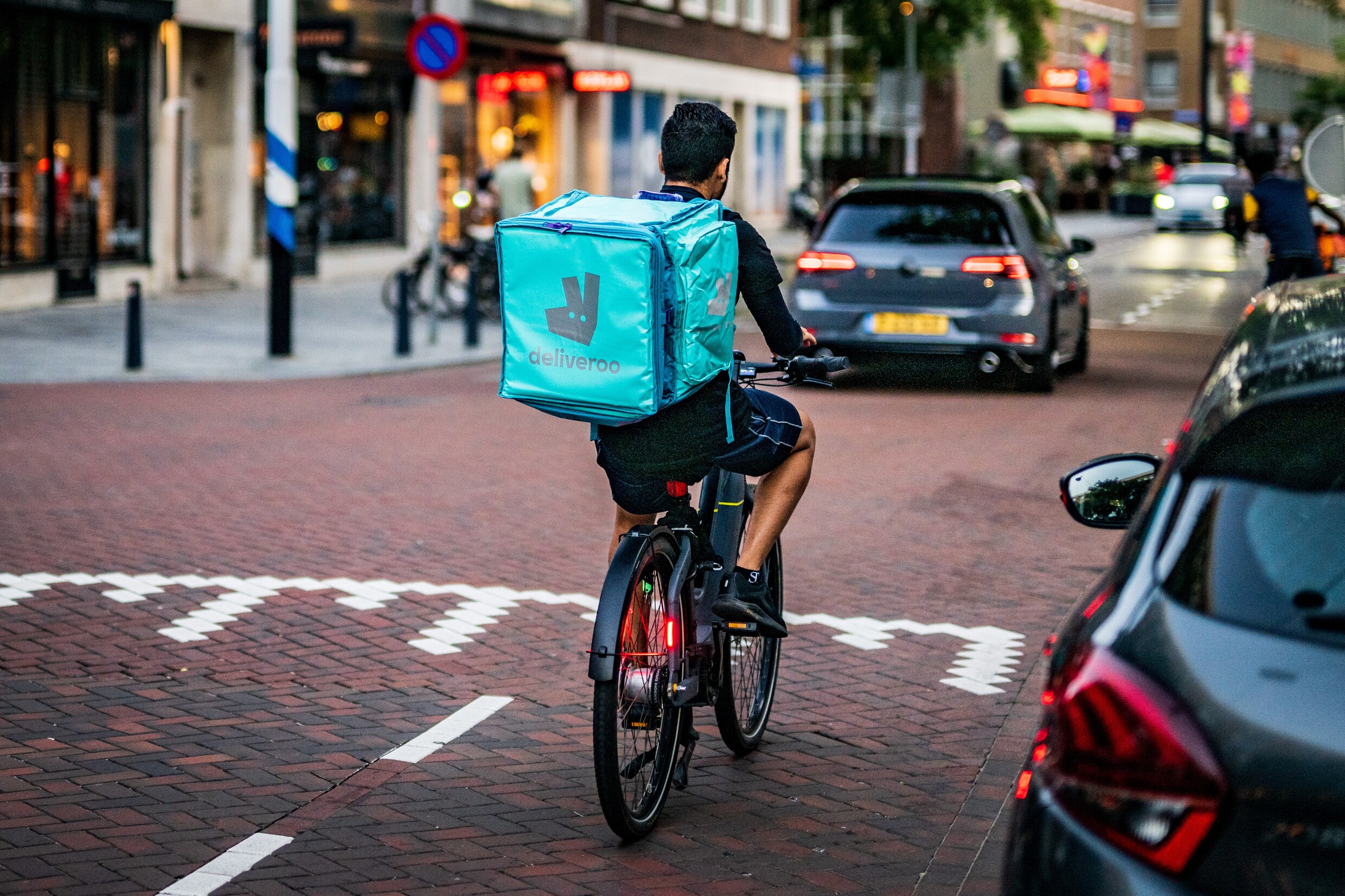 Opinie: Na rechterlijke uitspraak over Deliveroo moet EU ...