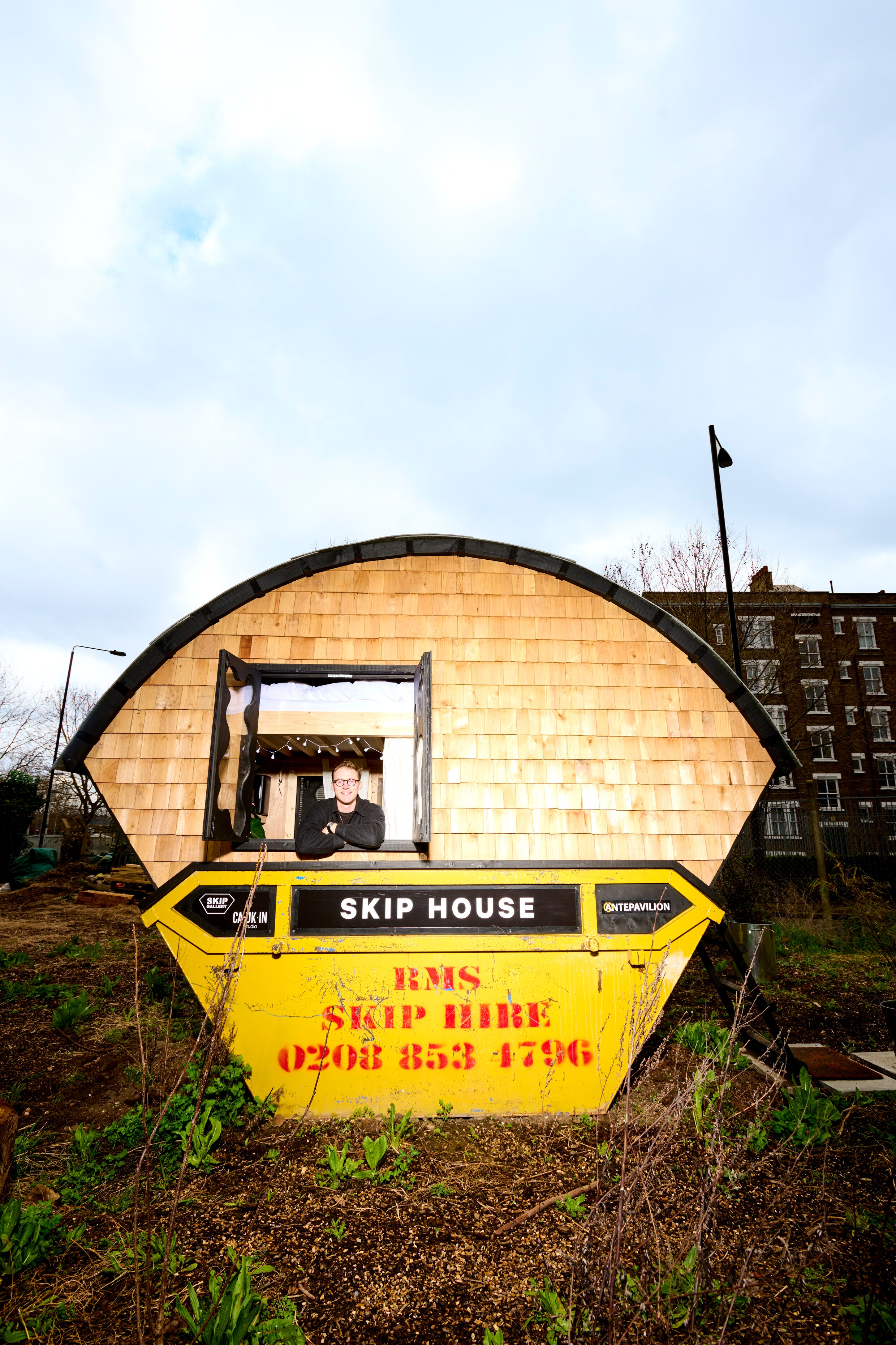 Deze kunstenaar woont in een bouwcontainer: ‘De eerste maanden van het ...