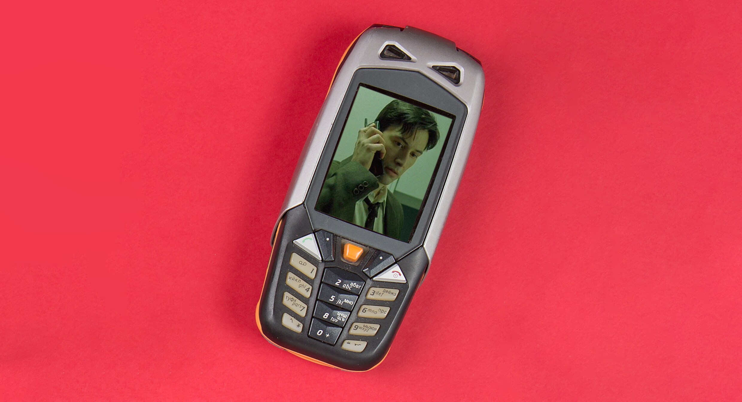 Van ‘The Matrix’ tot ‘Tár’: zo veranderde de mobiele telefoon de ...