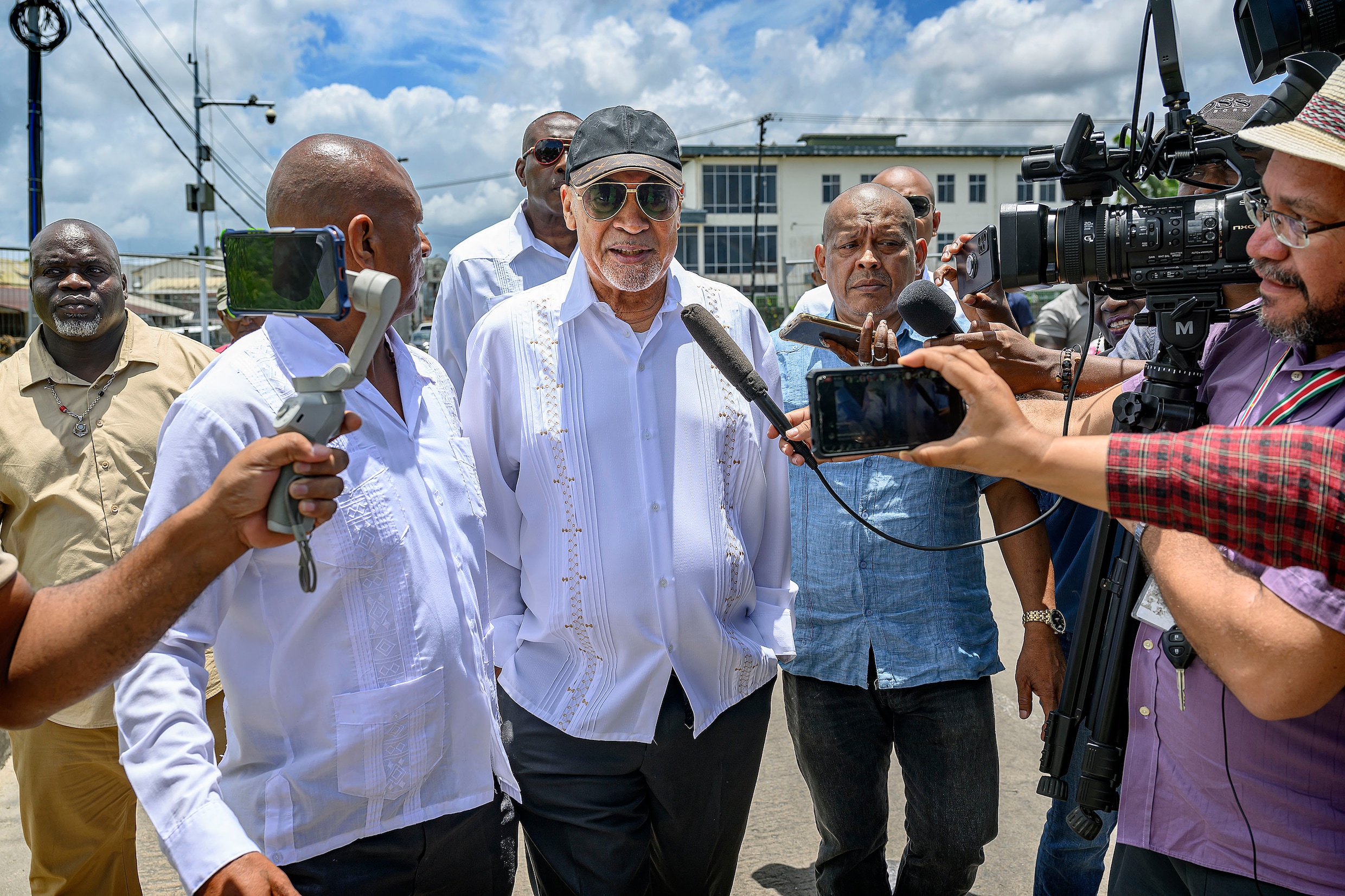 Desi Bouterse is dood, maar Suriname moet nu zijn erfenis zien te ...