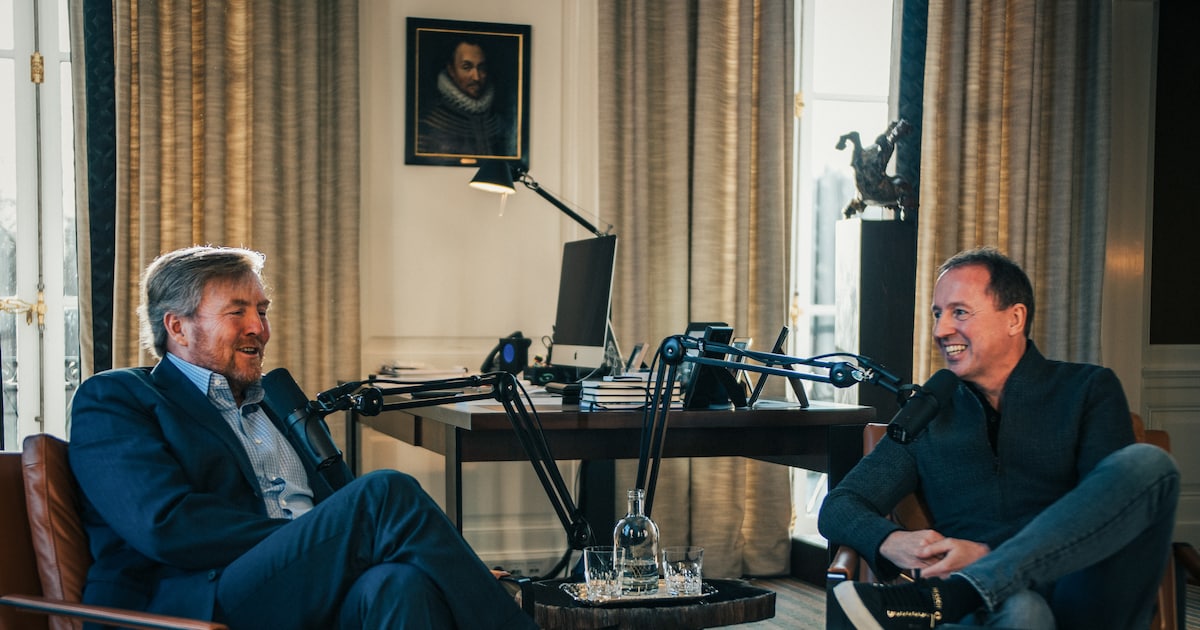 Dankzij het medium van de podcast is ‘Door de ogen van de koning’ nog best intiem ★★★☆☆ | de ...