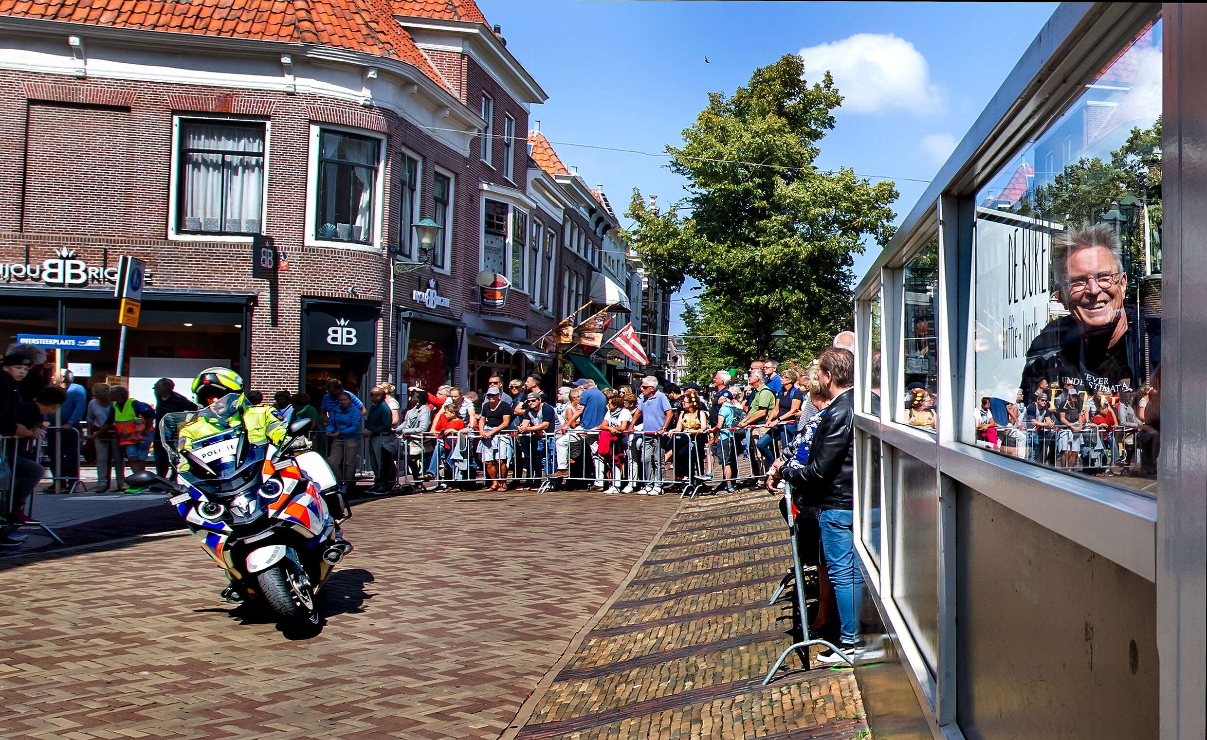 Als je de motoragent ziet, weet je dat de koers eraan komt | de Volkskrant