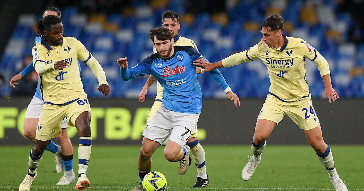 De dribbel van ‘Kvaradona’ als kunstvorm; Georgiër leidt Napoli naar ...