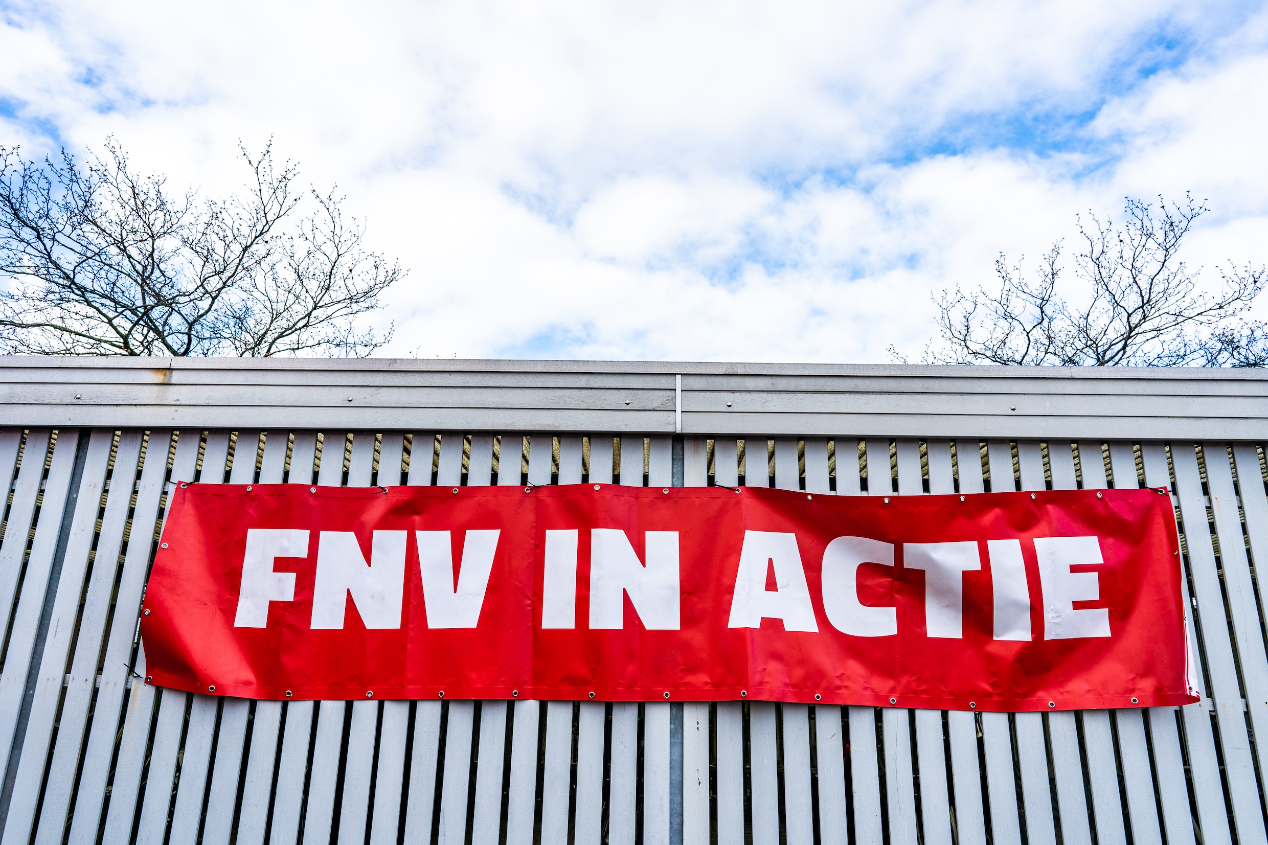 Vakbondsmedewerkers FNV staken tégen de vakbond: ‘Ineens is de FNV de ...