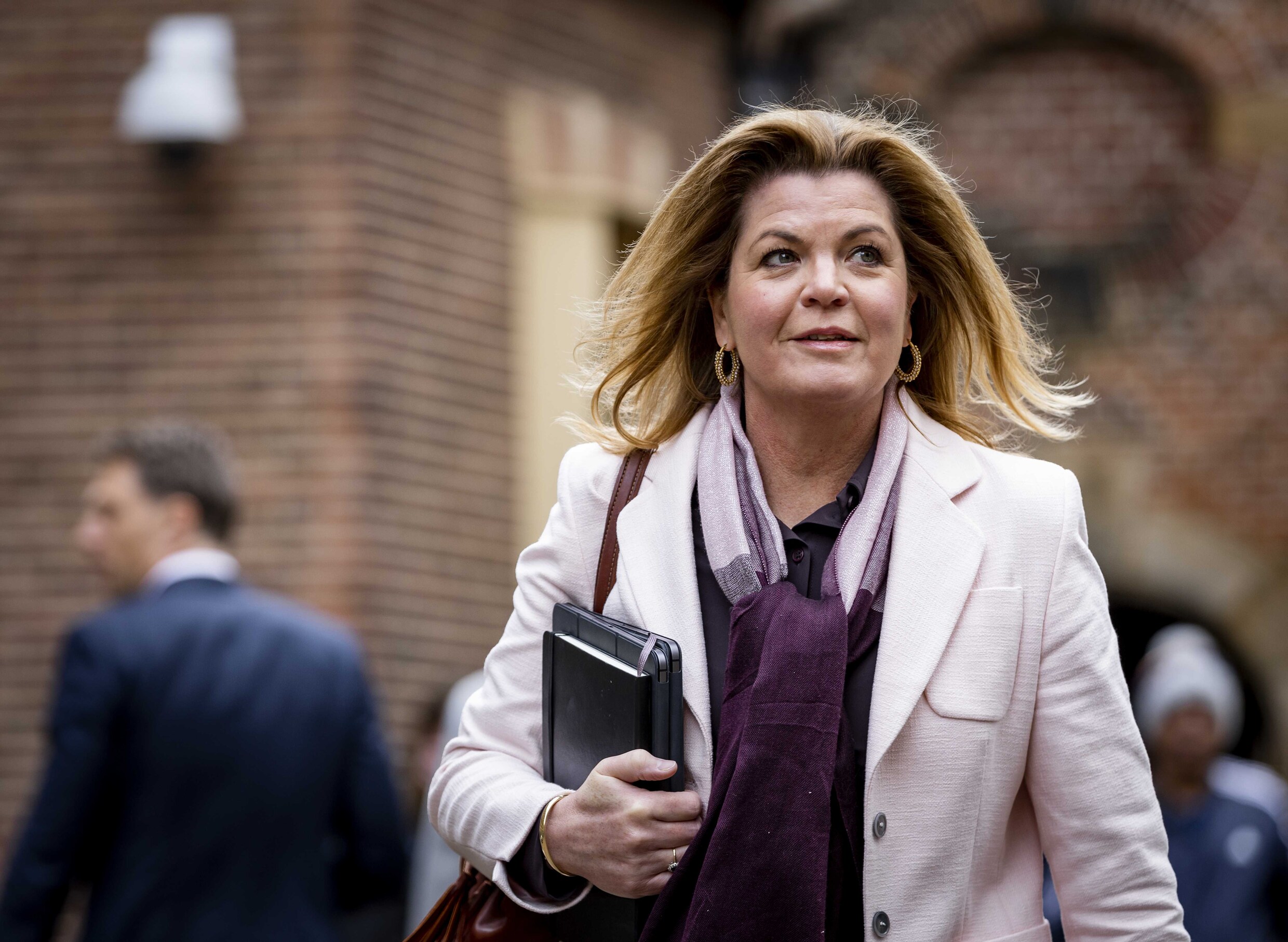 Laat de gesprekken over uitkoop aan die keukentafels nu dan maar eens ...