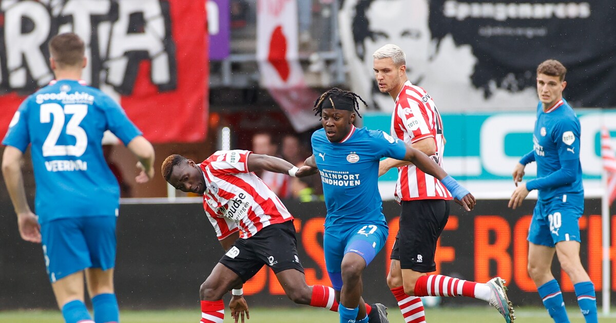 PSV wint nipt van Sparta en stelt kampioensfeest Feyenoord nog even uit | de Volkskrant