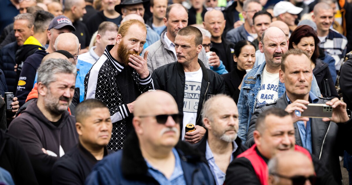 Bijna helft van de banen verdwijnt bij Nedcar, dat verdere ontslagen ... Bijna helft van de banen verdwijnt bij Nedcar, dat verdere ontslagen ...
