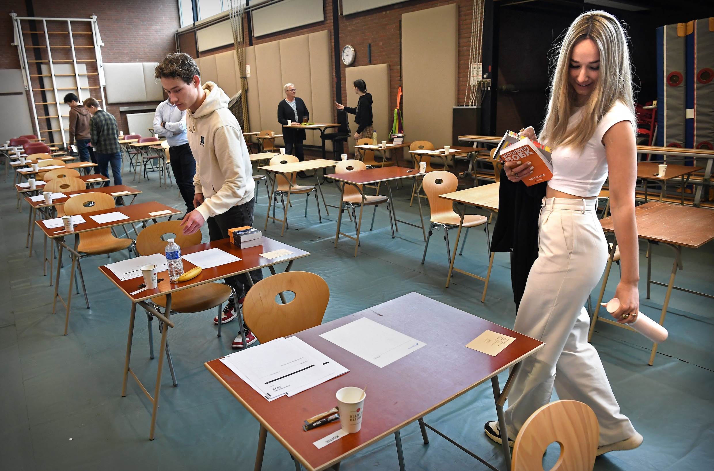 Middelbare scholieren klimmen vaker een niveau omhoog, maar er zijn ook ...