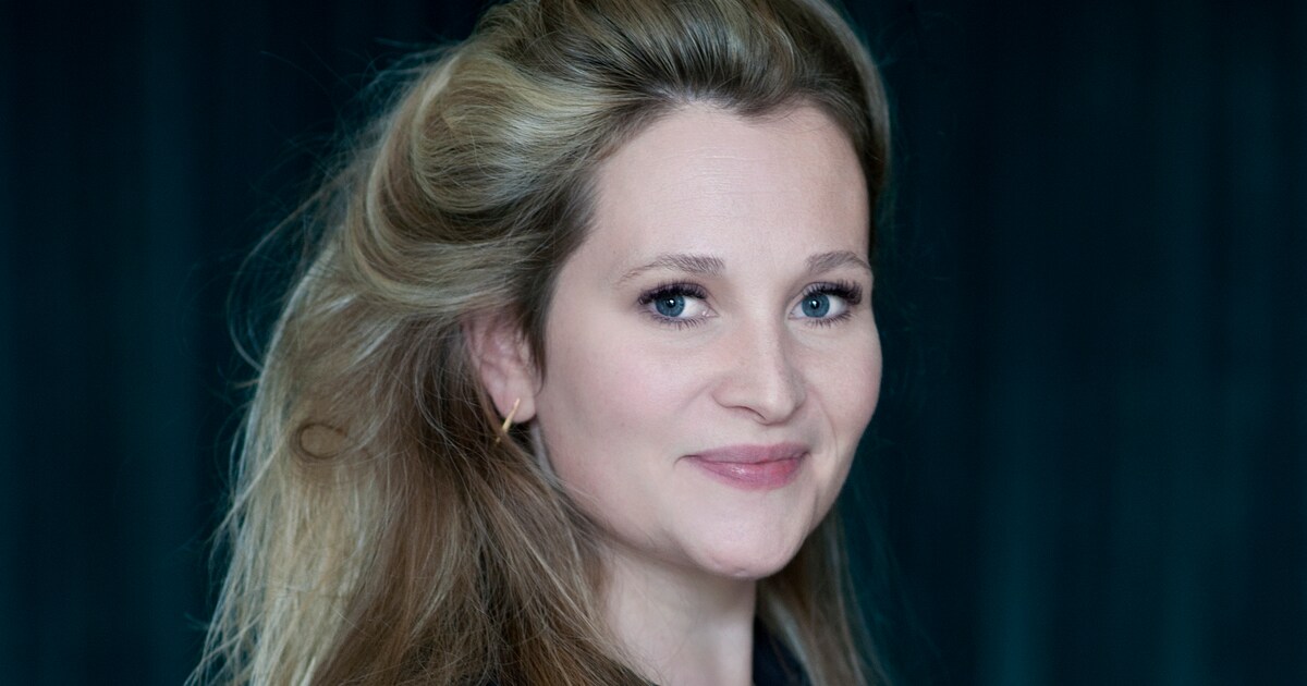 In de debuutroman van Caroline van Keeken hangt boven alles de dreiging ...