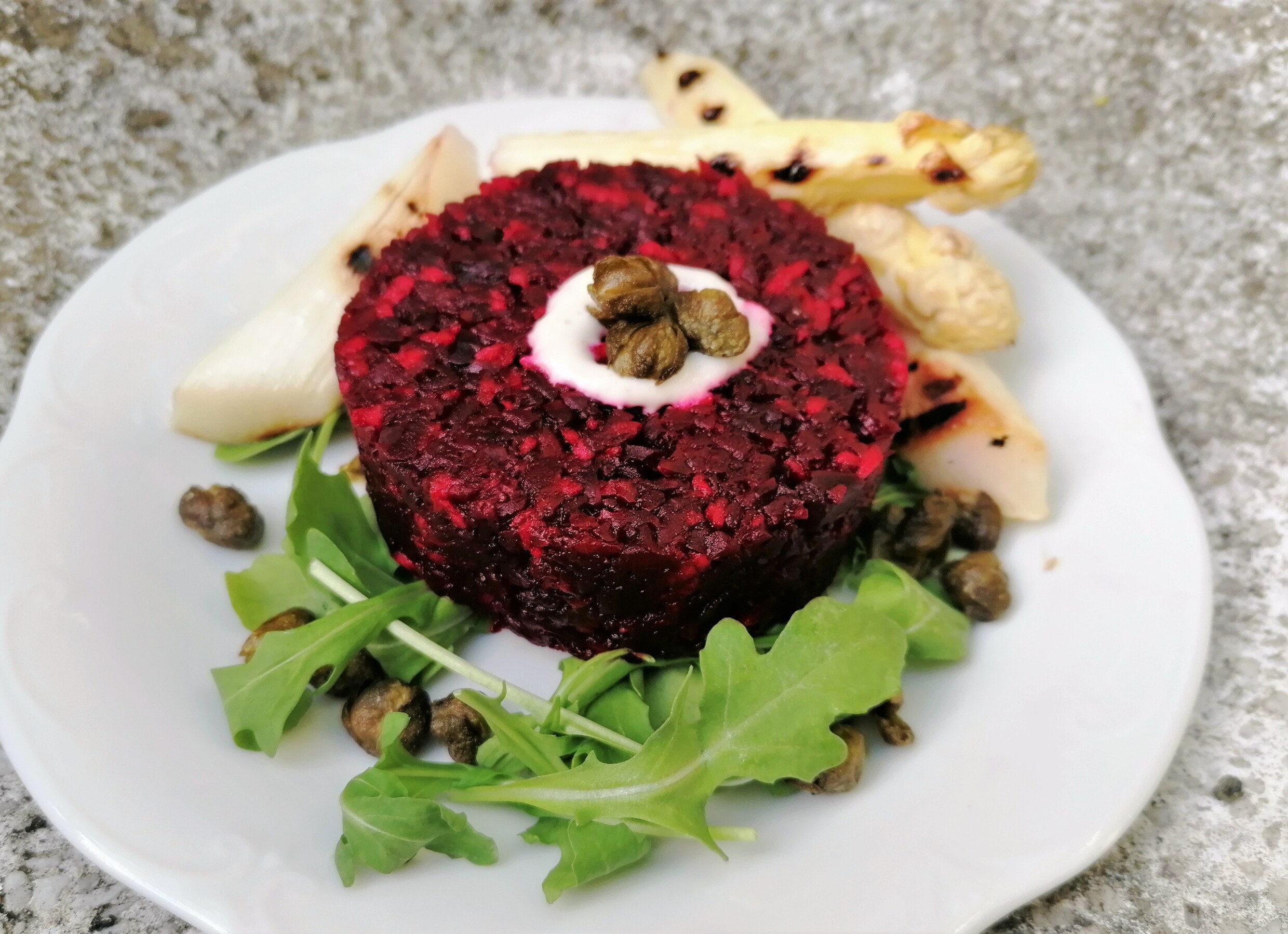 De Volkskeuken: bietentartaar van De Veldkeuken | de Volkskrant