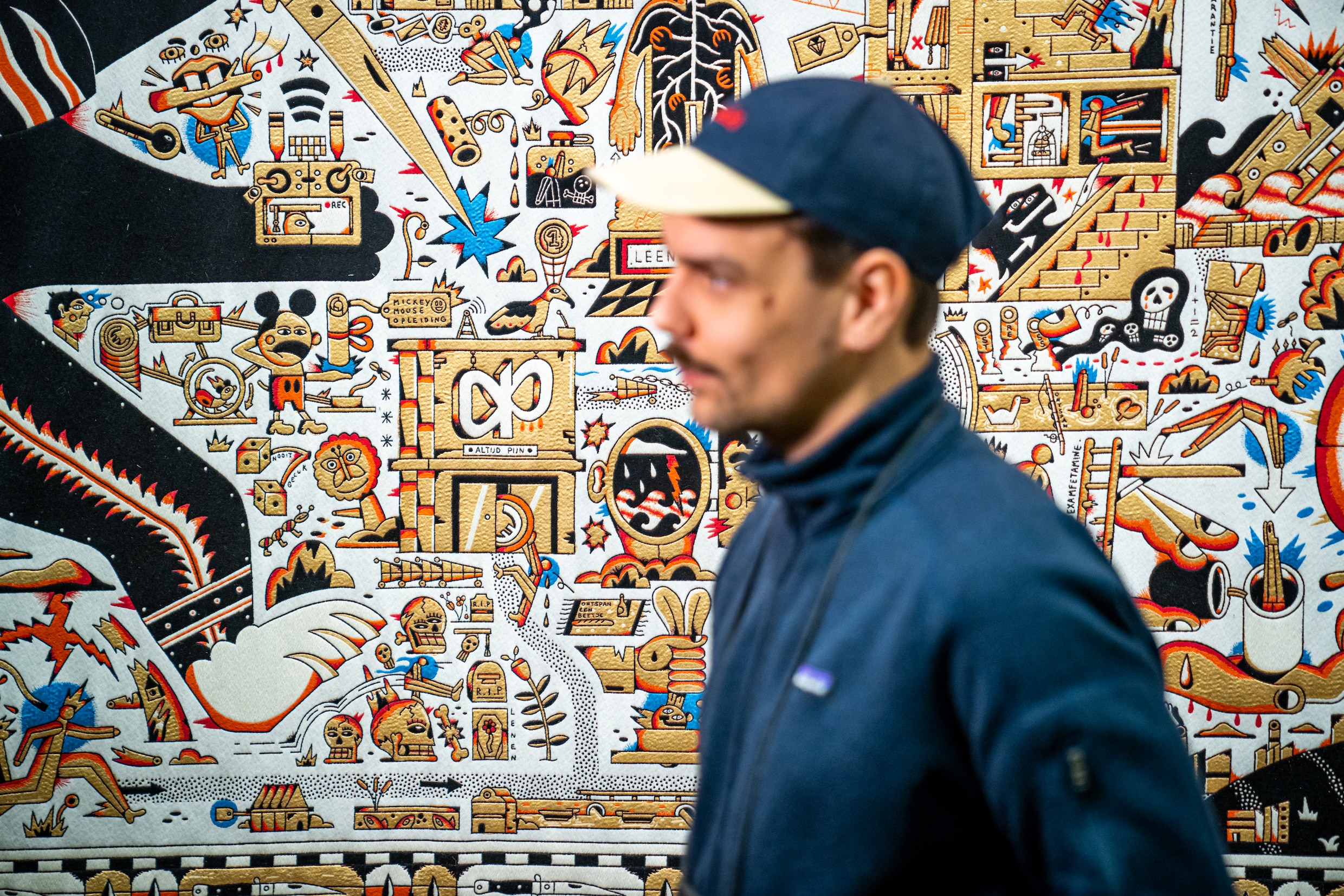 Illustrator Mart Veldhuis verkocht zijn wandtapijt ‘Eigen schuld’ voor ...