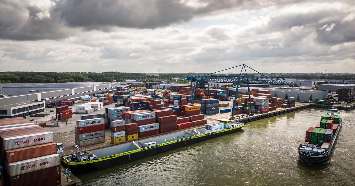 Eerste binnenvaartschip op waterstof in de vaart gebracht in Rotterdam ...