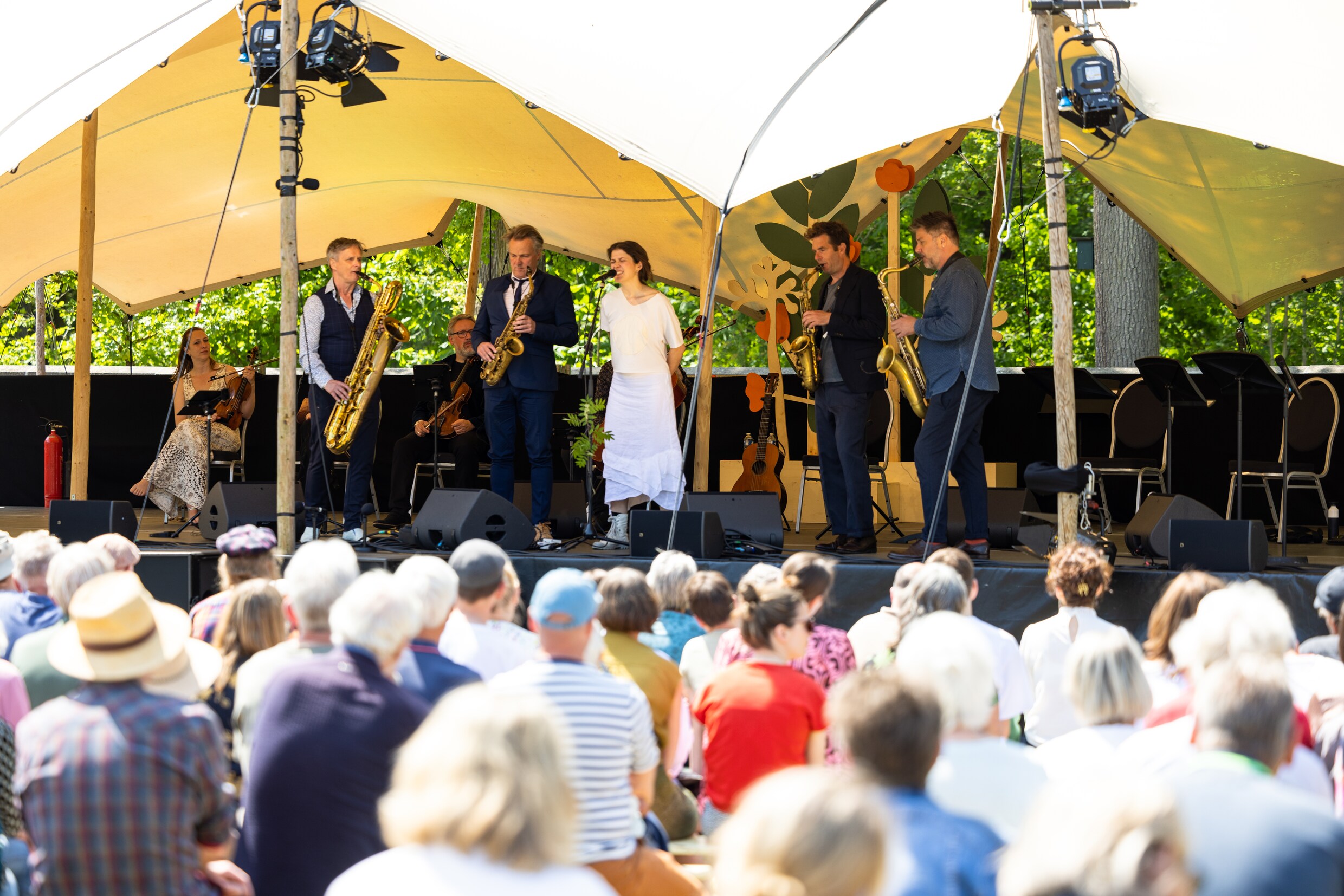 recensie: Het Oranjewoud Festival is er voor iedereen: van geurconcert ...