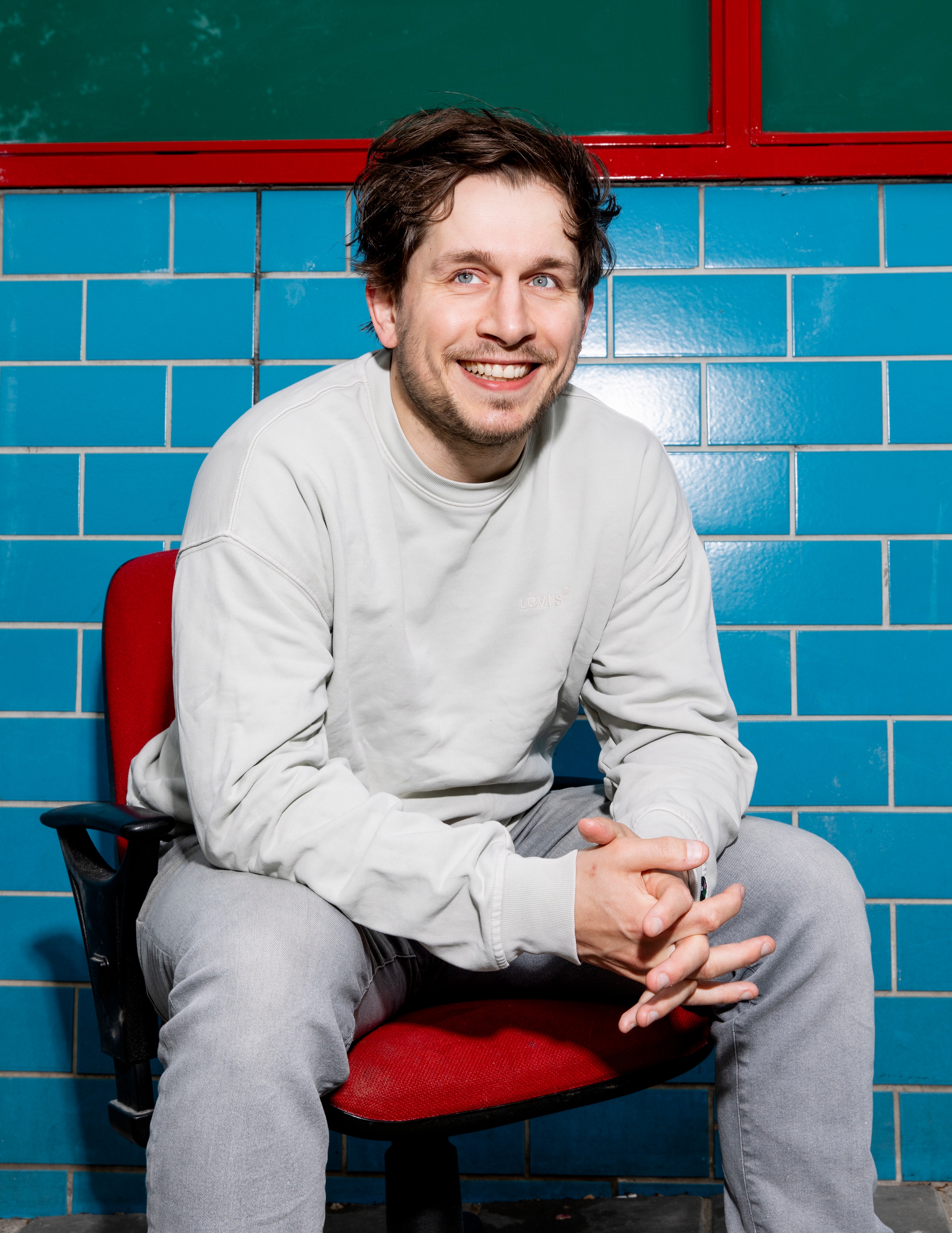 Als Sjamadriaan rekent Adriaan ter Braack af met online ‘fopgoeroes ...