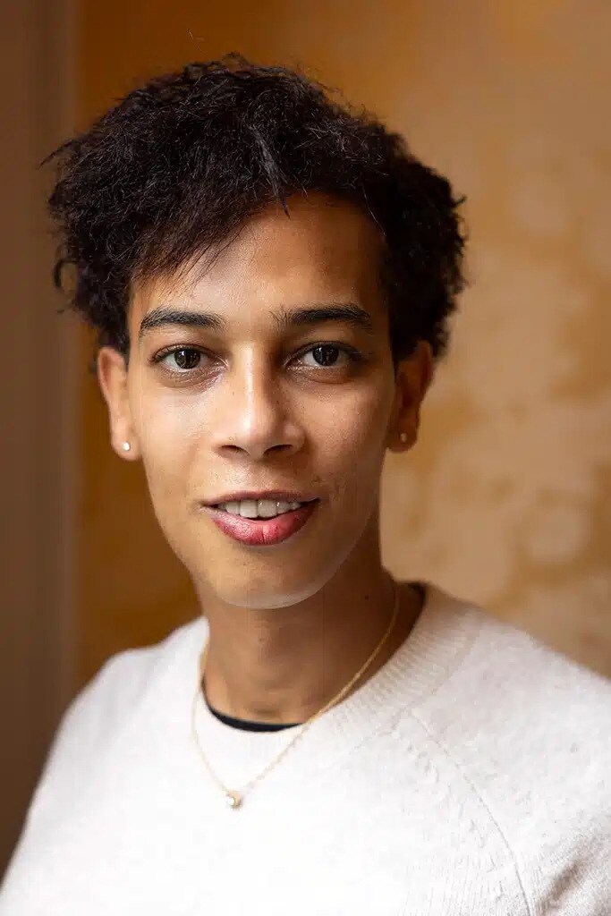 ‘Mythen en stoplichten’ van Alara Adilow is het beste Nederlandstalige ...